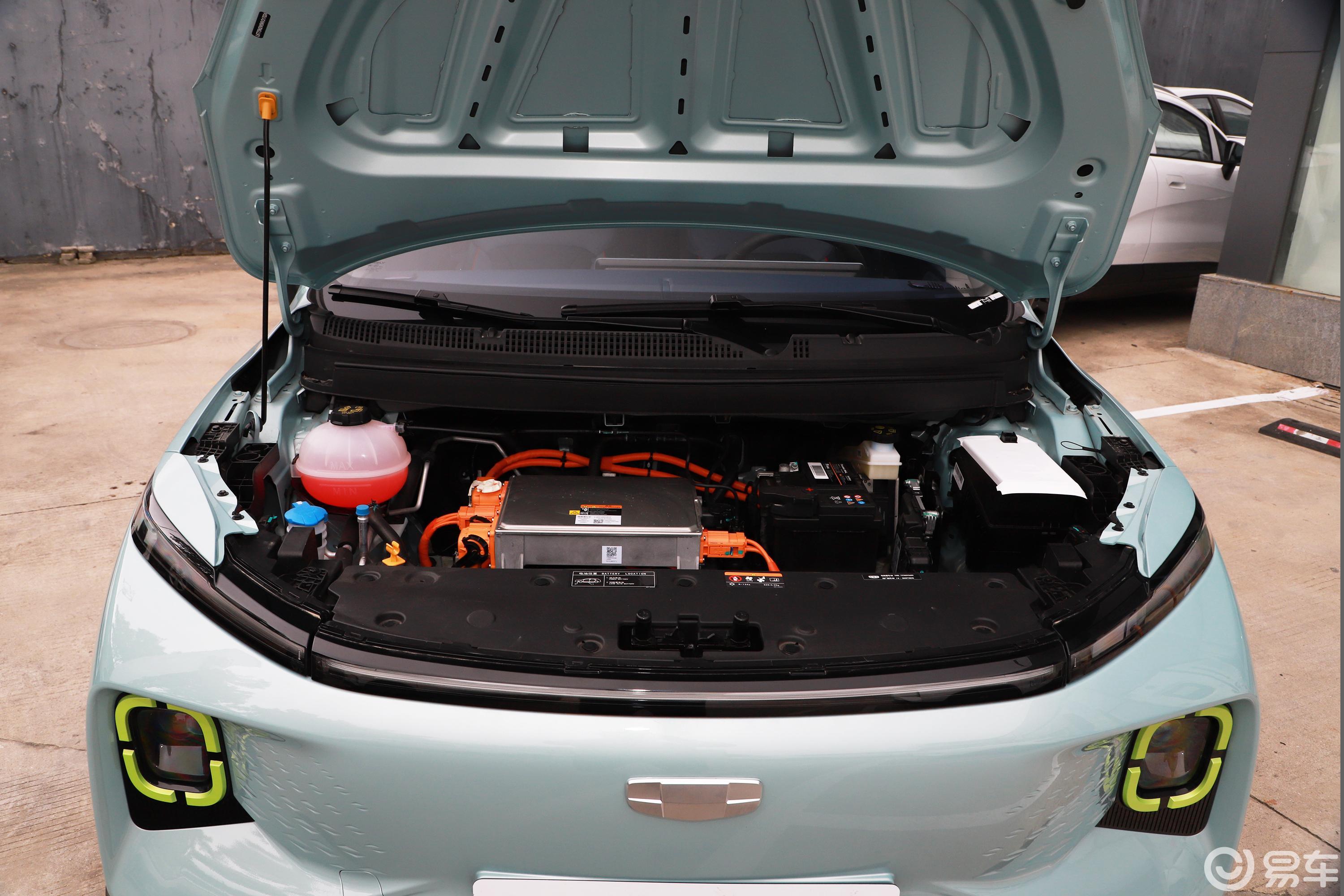 【吉利几何E萤火虫320km 乖帅虎 5座发动机舱整体图片-汽车图片大全】-易车