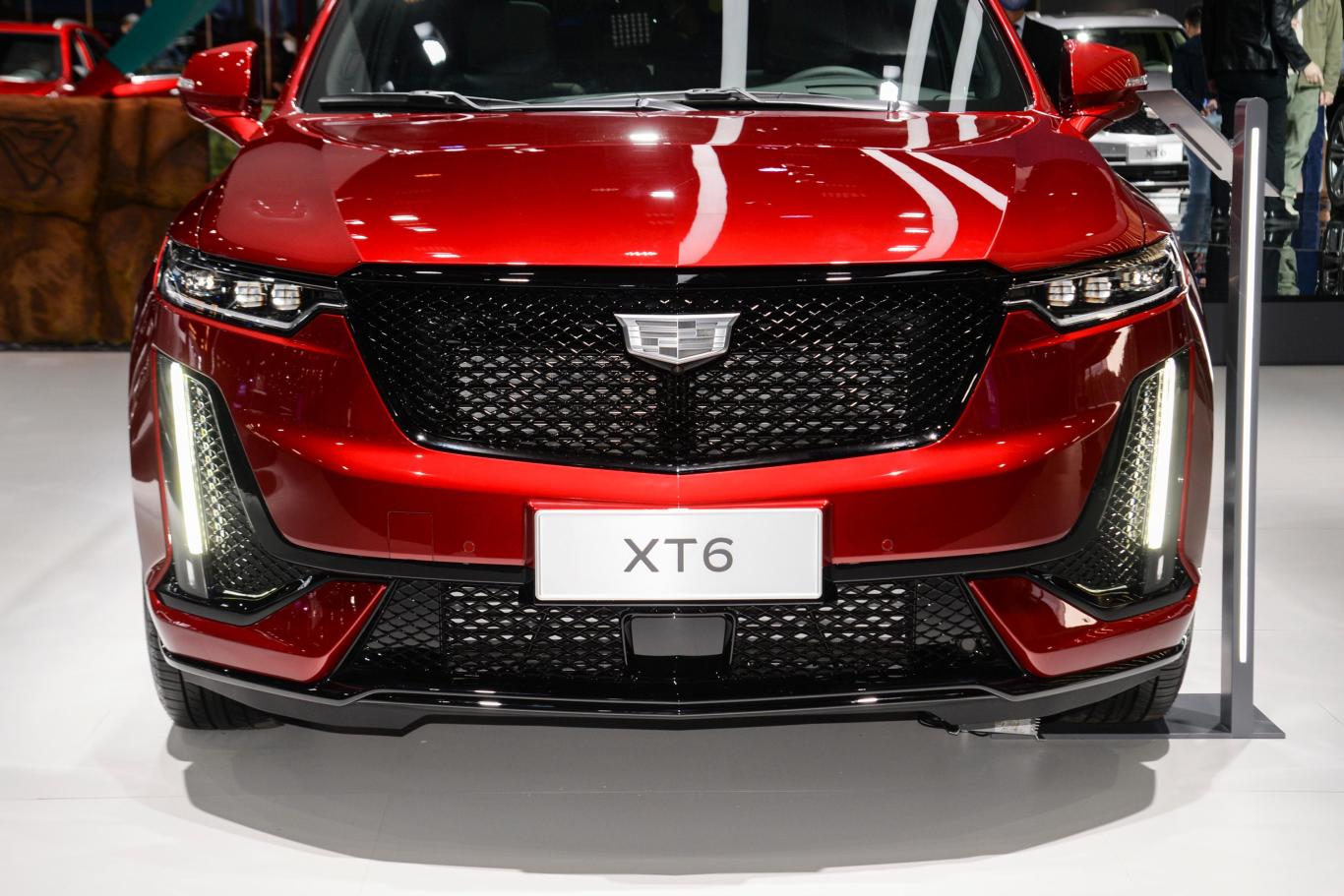 【凯迪拉克XT6轻混 2.0T 四驱铂金型黑钻版 6座图片-汽车图片大全】-易车