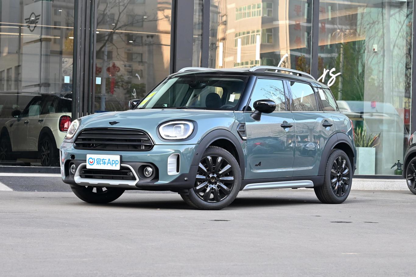 【MINI COUNTRYMAN改款 1.5T COOPER ALL4 鉴赏家侧前45度车头向左水平图片-汽车图片大全】-易车