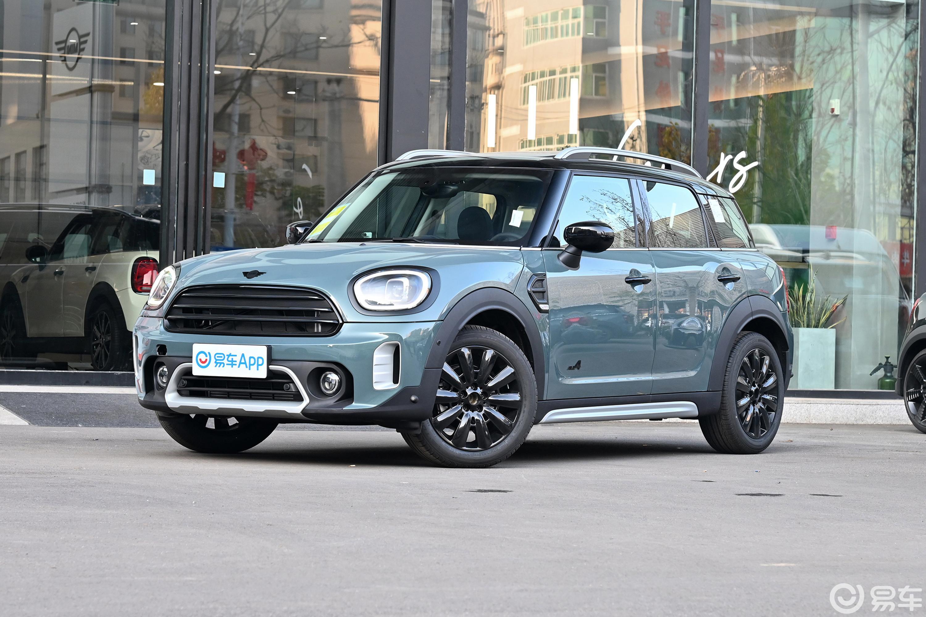 【MINI COUNTRYMAN改款 1.5T COOPER ALL4 鉴赏家侧前45度车头向左水平图片-汽车图片大全】-易车