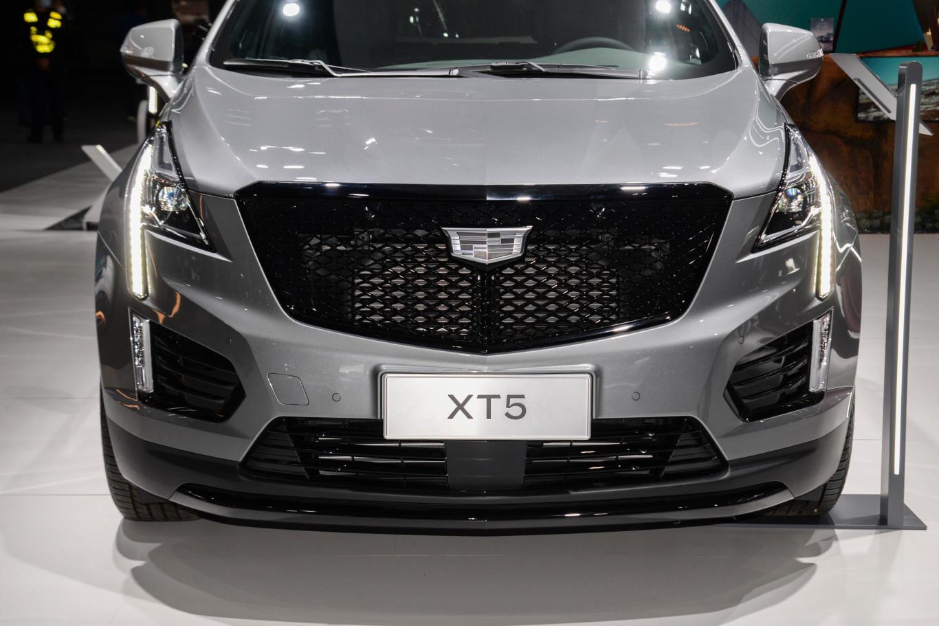 【凯迪拉克XT5轻混 2.0T 四驱尊贵型黑钻版图片-汽车图片大全】-易车