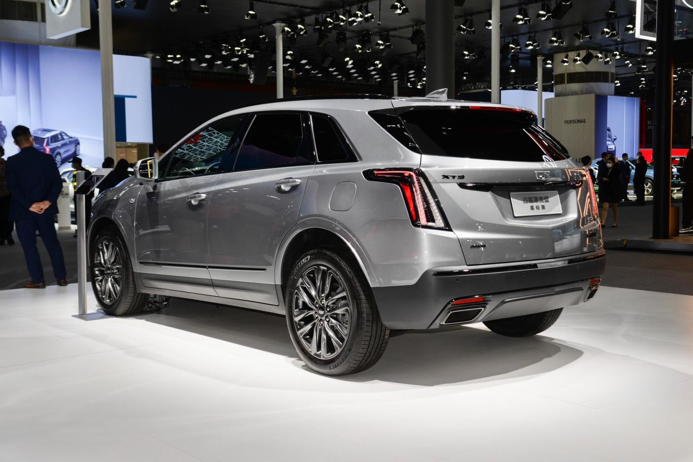 【凯迪拉克XT5轻混 2.0T 四驱尊贵型黑钻版图片-汽车图片大全】-易车