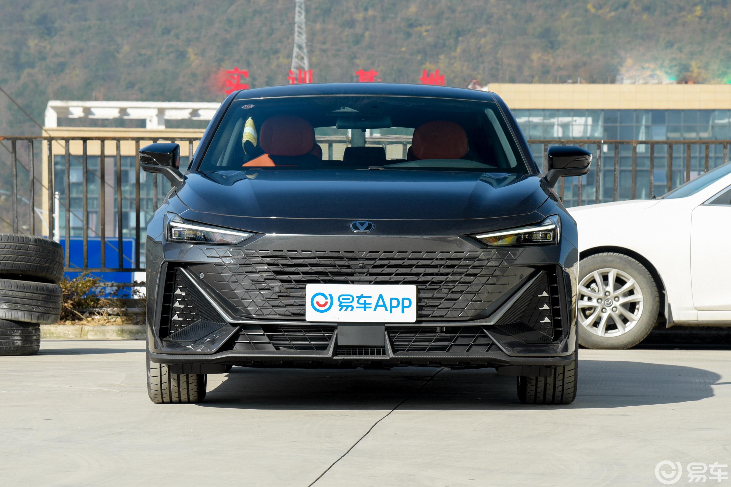 【长安UNI-V 智电iDD1.5T 113km 智酷型正前水平图片-汽车图片大全】-易车