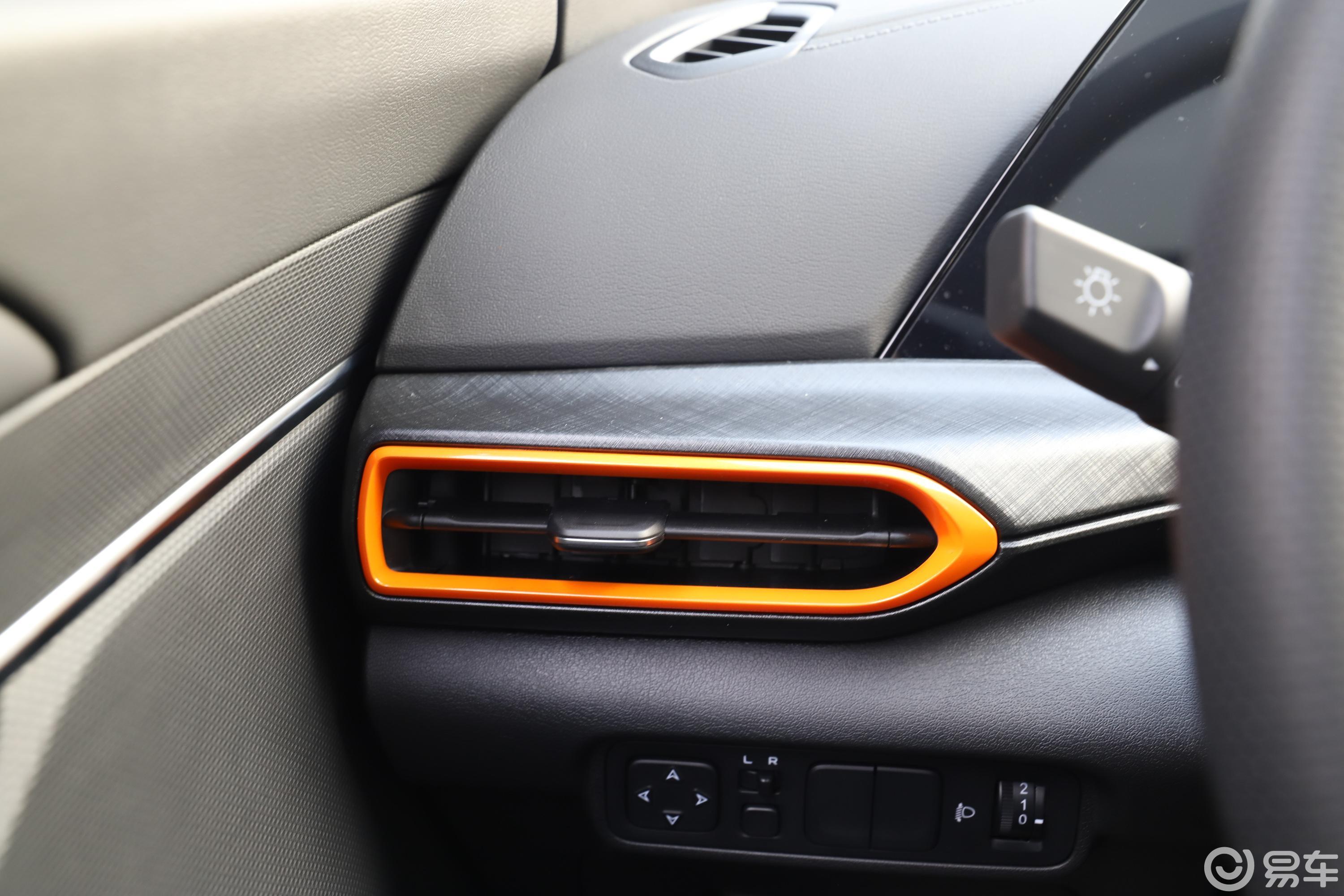 【长安UNI-T1.5T 双离合尊享型内饰图片-汽车图片大全】-易车