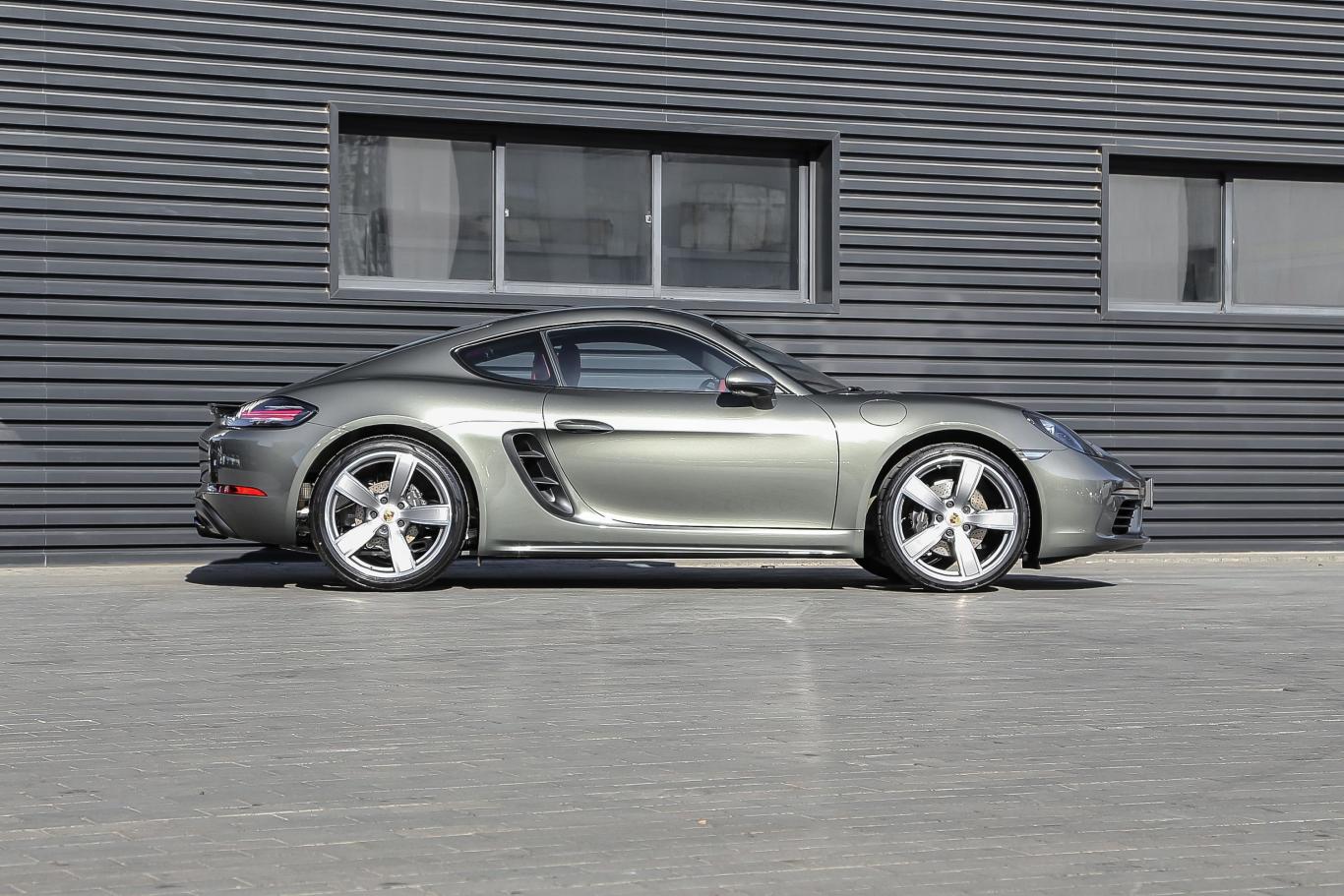 【保时捷718Cayman 2.0T正侧车头向右水平图片-汽车图片大全】-易车