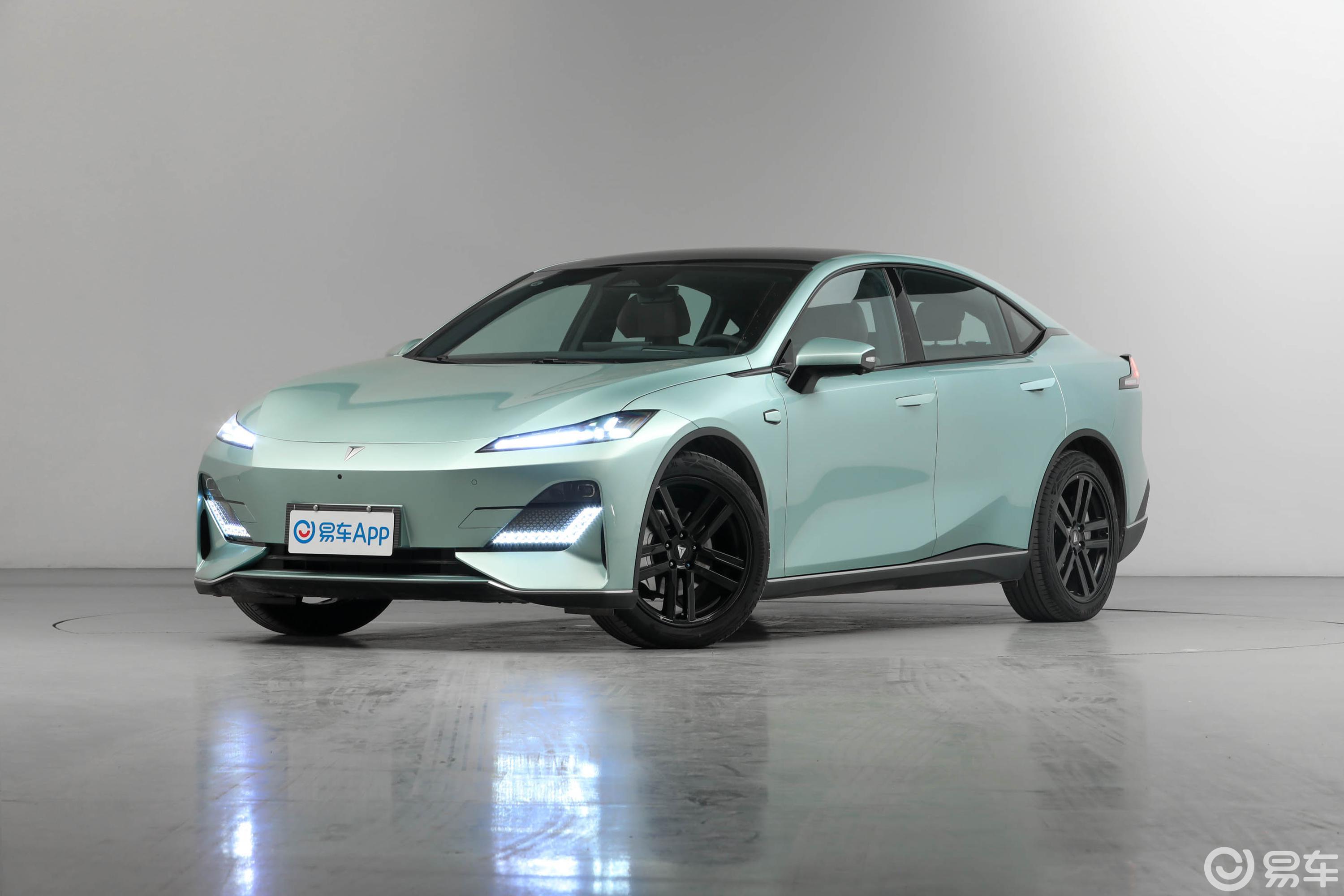 【深蓝SL03515km 纯电版侧前45度车头向左水平图片-汽车图片大全】-易车