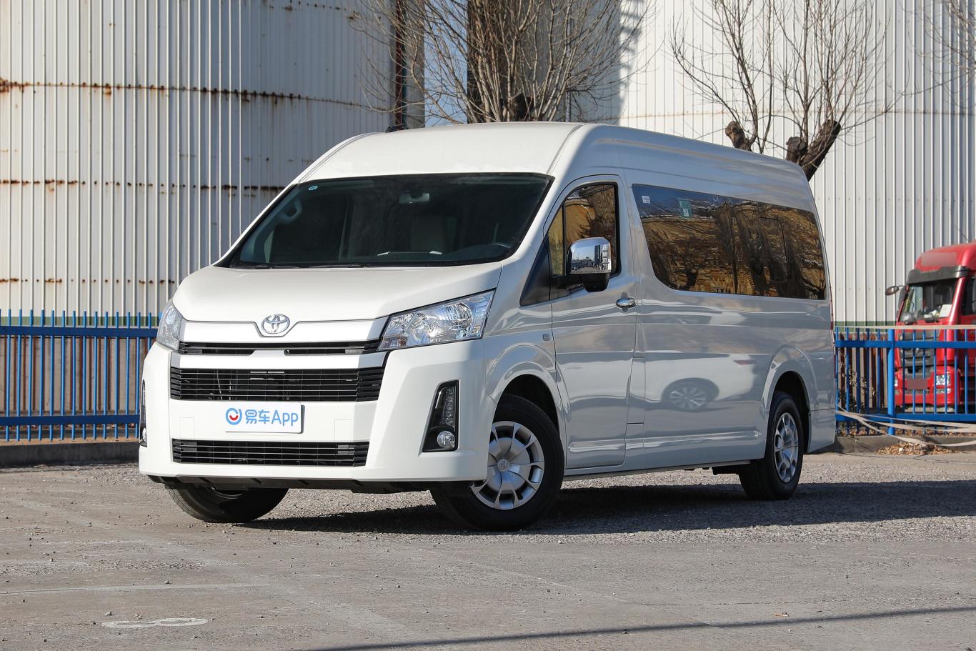 【HIACE高配版侧前45度车头向左水平图片-汽车图片大全】-易车