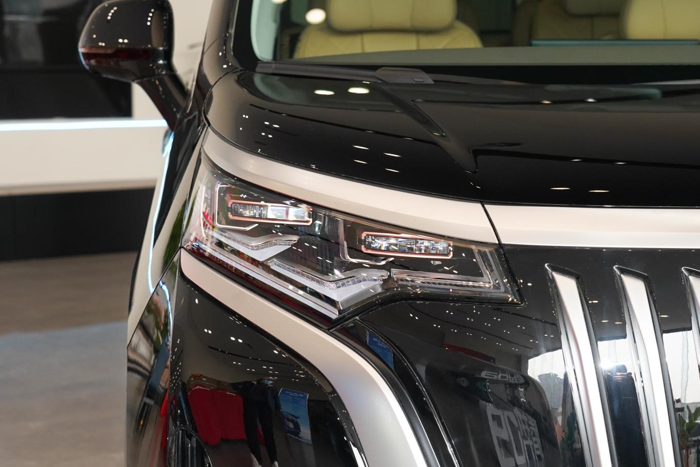 【腾势D9EV 600km 四驱尊荣版 7座外观细节图片-汽车图片大全】-易车