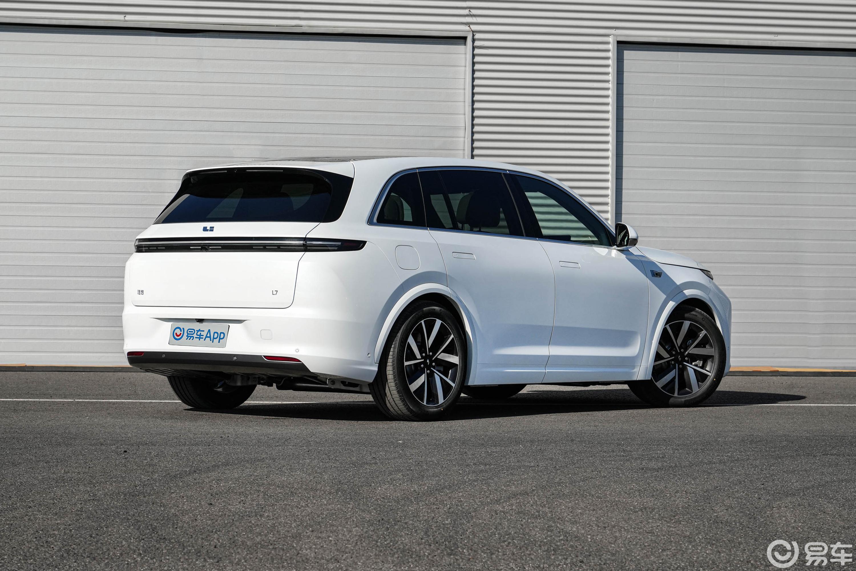 【理想L7L7 Pro版侧后45度车头向右水平图片-汽车图片大全】-易车