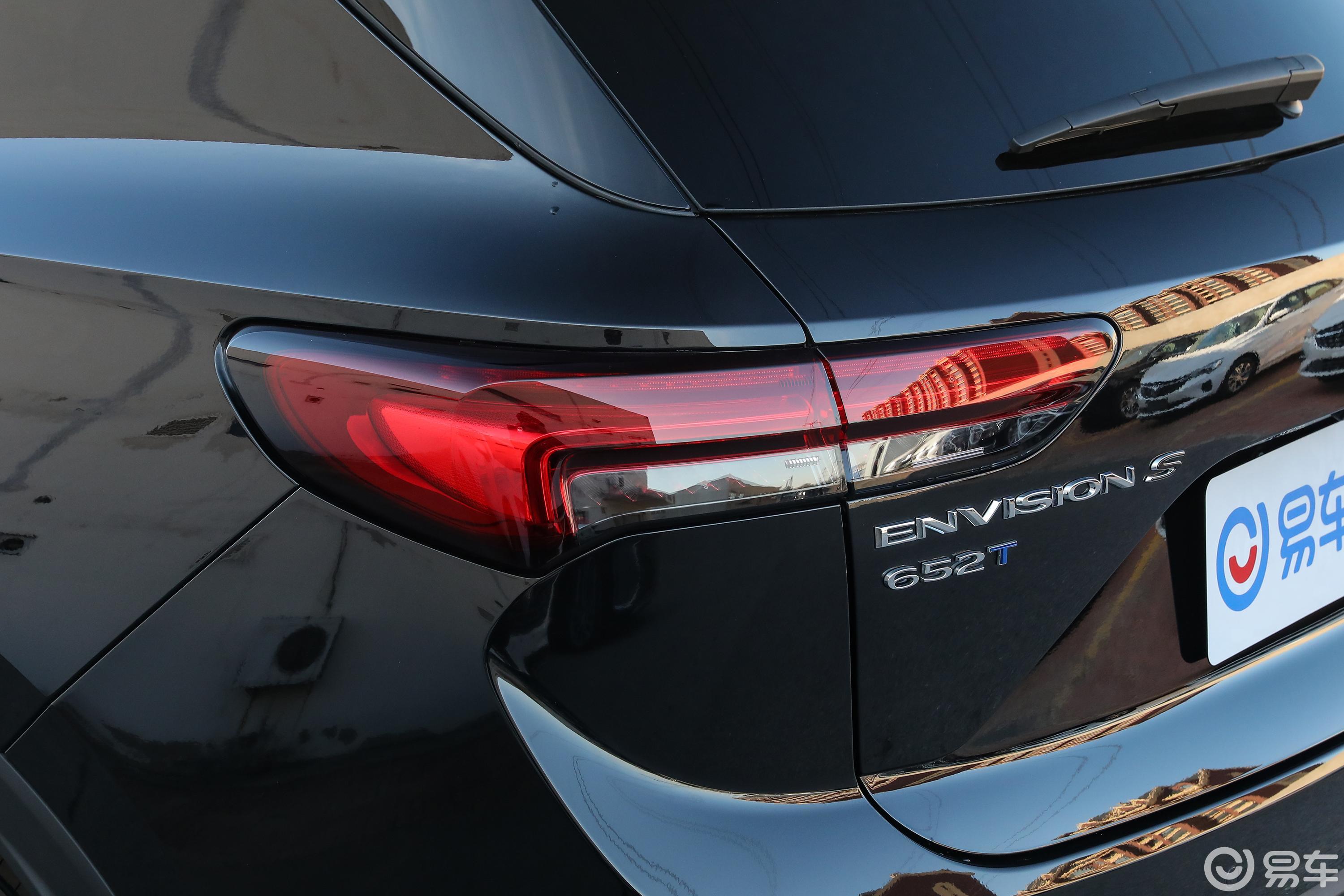【昂科威昂科威S 652T 两驱豪华型尾灯侧45度俯拍图片-汽车图片大全】-易车