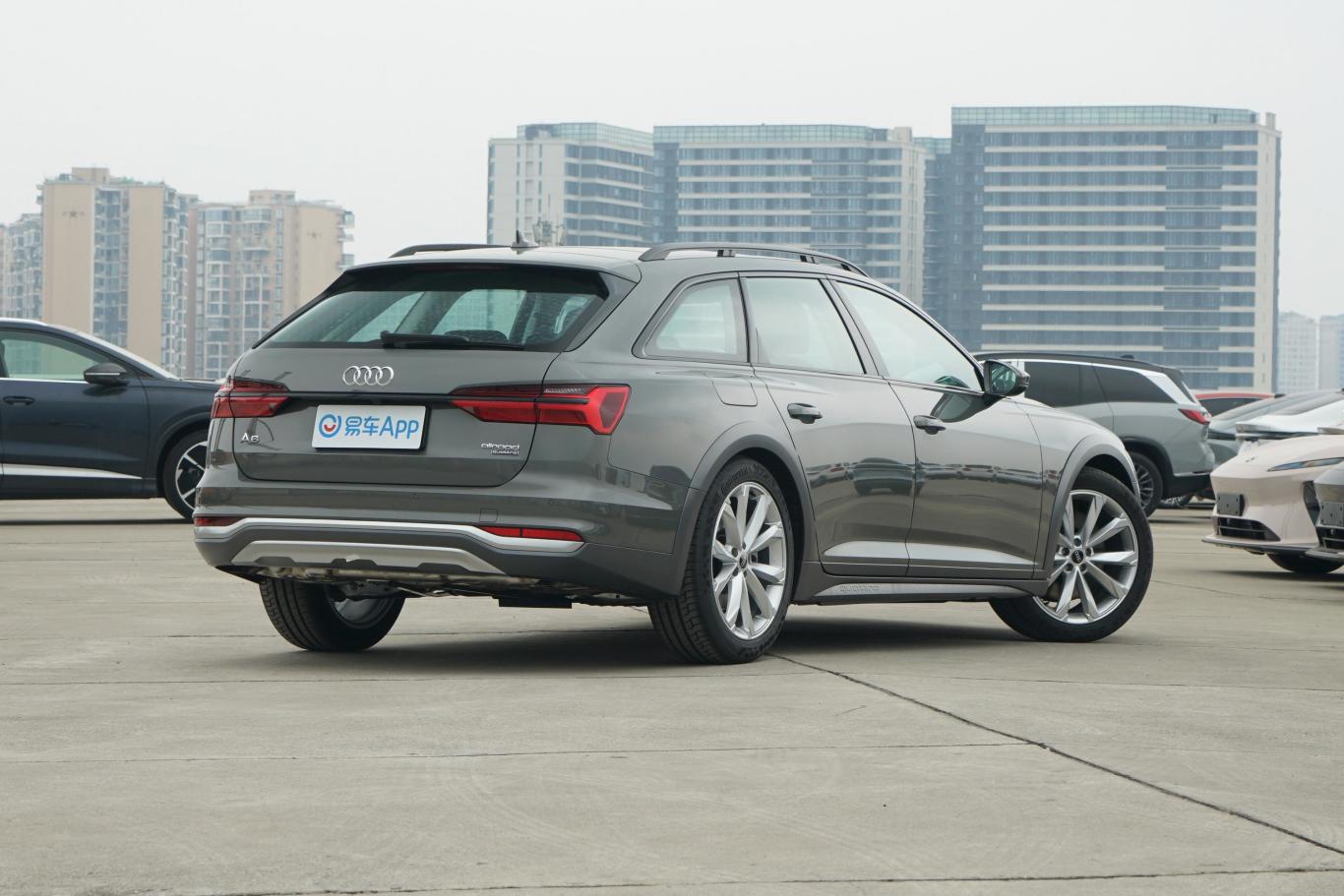 【奥迪A6Allroad 55 TFSI quattro 尊享越野型侧后45度车头向右水平图片-汽车图片大全】-易车