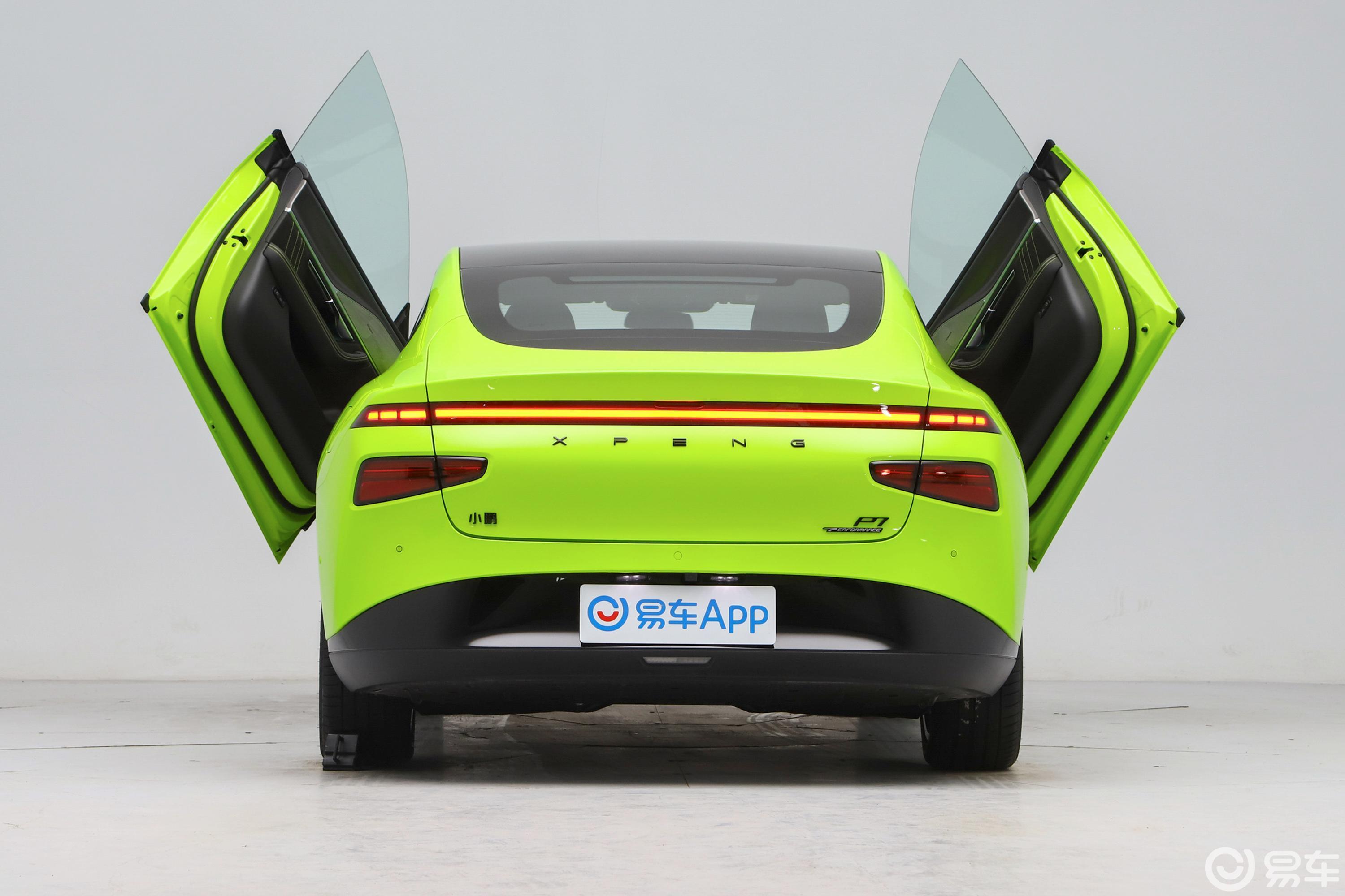 【小鹏P7P7i 610 四驱鹏翼性能版敞篷状态图片-汽车图片大全】-易车