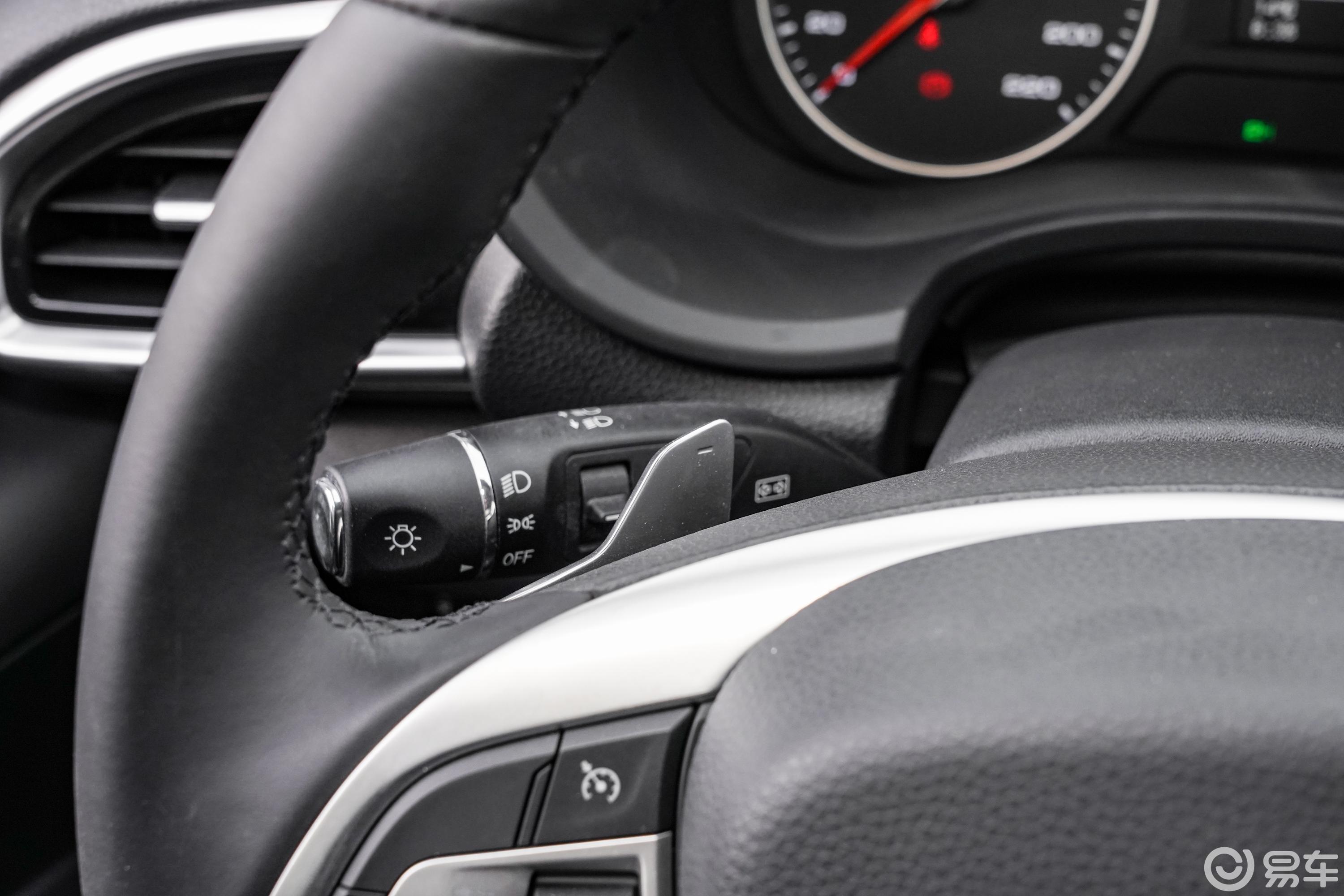 【大将军F9 SUV2.0T 自动四驱豪华型主驾驶位图片-汽车图片大全】-易车