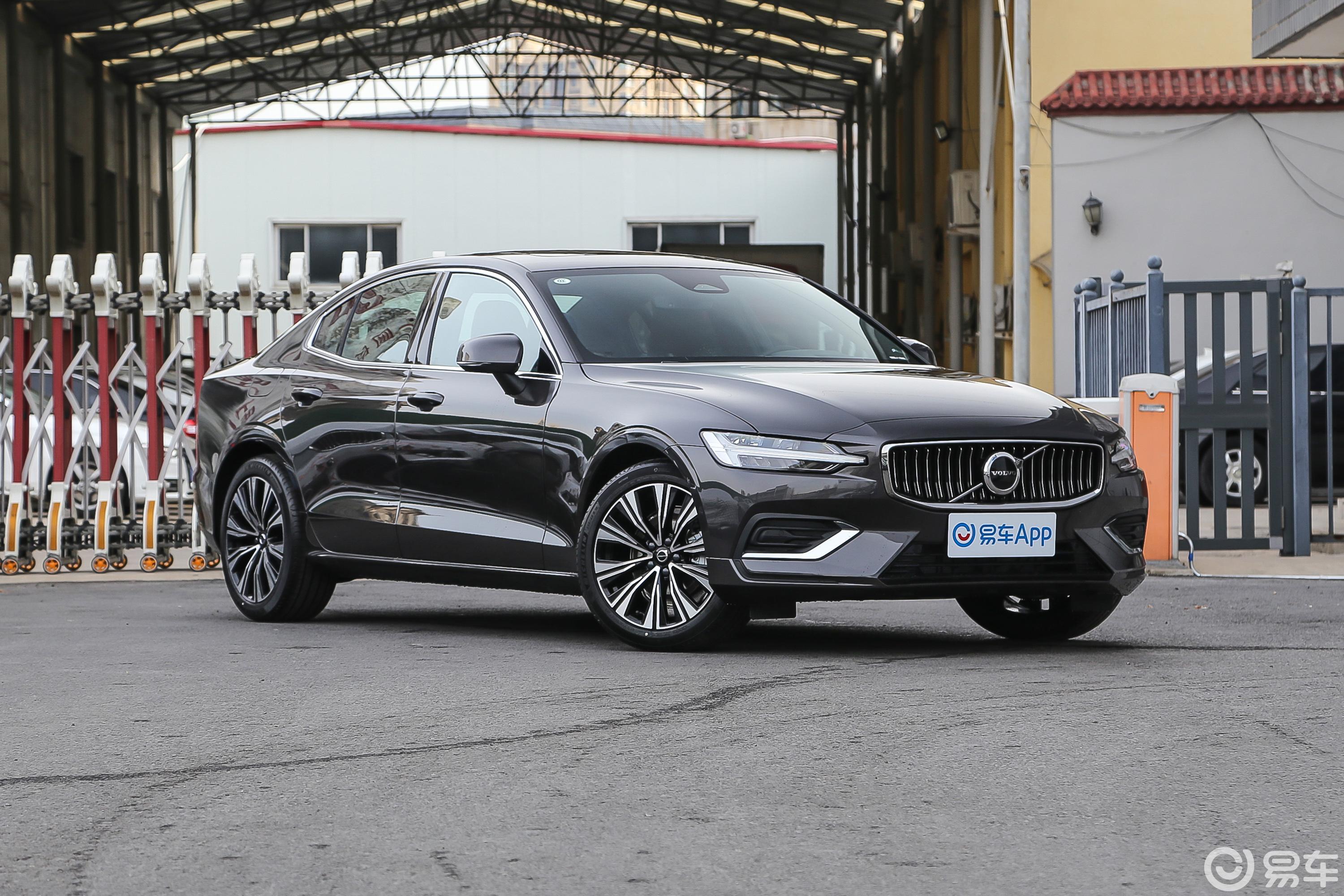 【沃尔沃S60B4 智远豪华版侧前45度车头向右水平图片-汽车图片大全】-易车