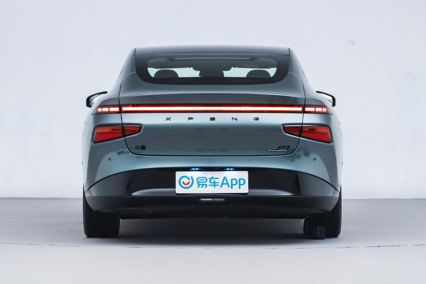 【小鹏P7P7i 610 四驱Max性能版正后水平图片-汽车图片大全】-易车