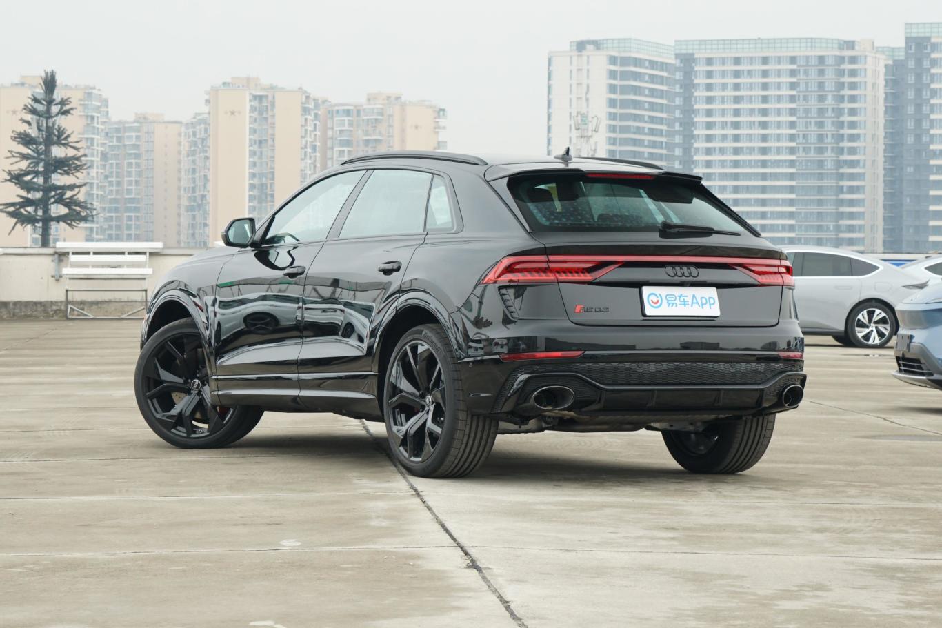 【奥迪RS Q84.0T侧后45度车头向左水平图片-汽车图片大全】-易车