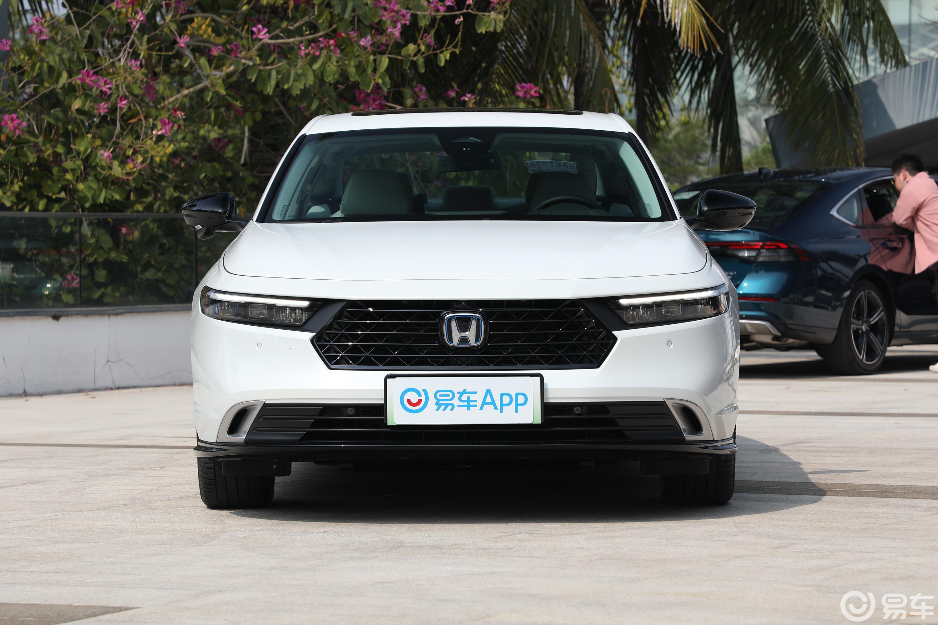 【雅阁 e:PHEV2.0L 82km 旗舰版正前水平图片-汽车图片大全】-易车