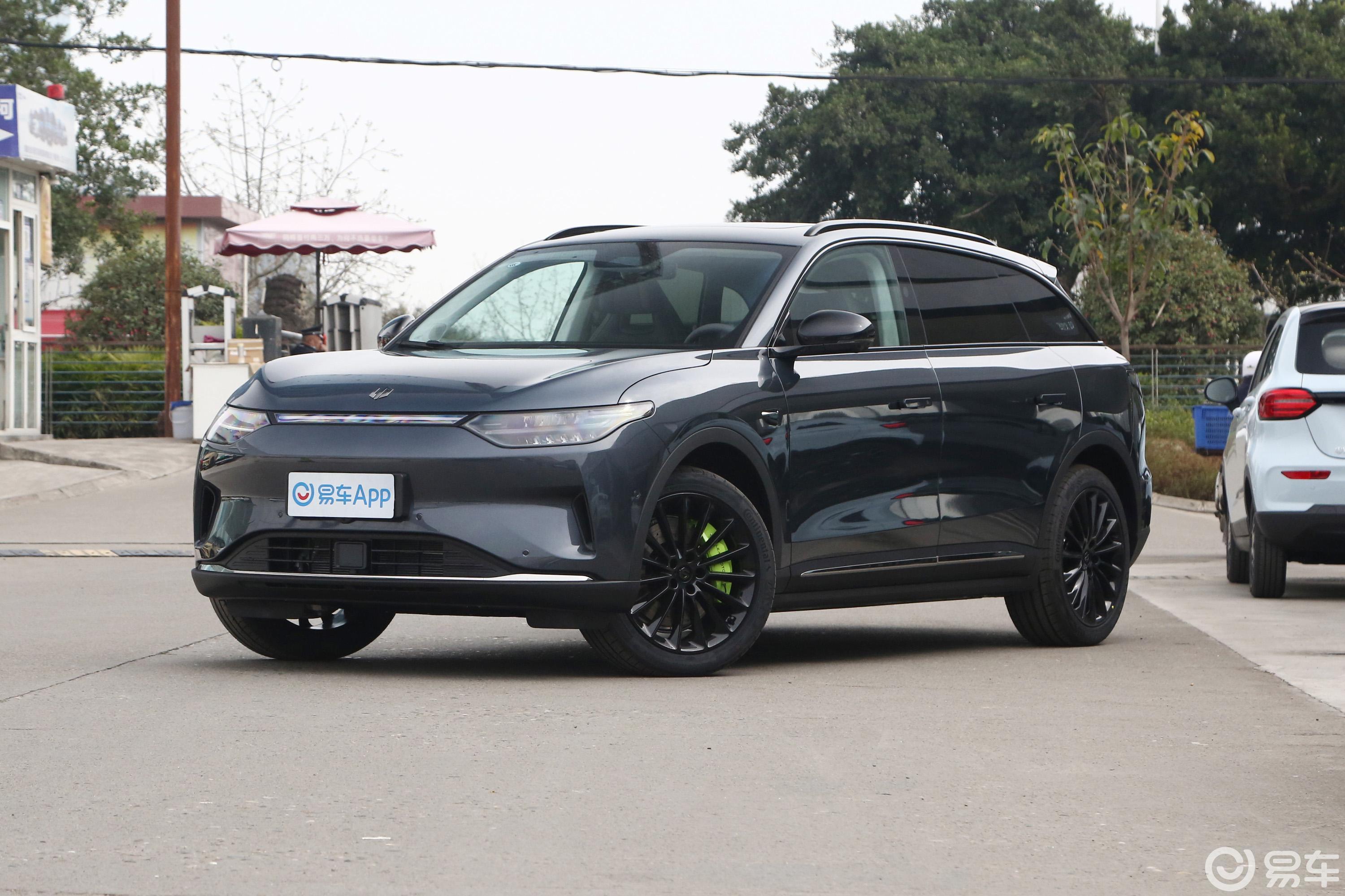 【零跑C11 纯电动580km 580四驱性能版侧前45度车头向左水平图片-汽车图片大全】-易车