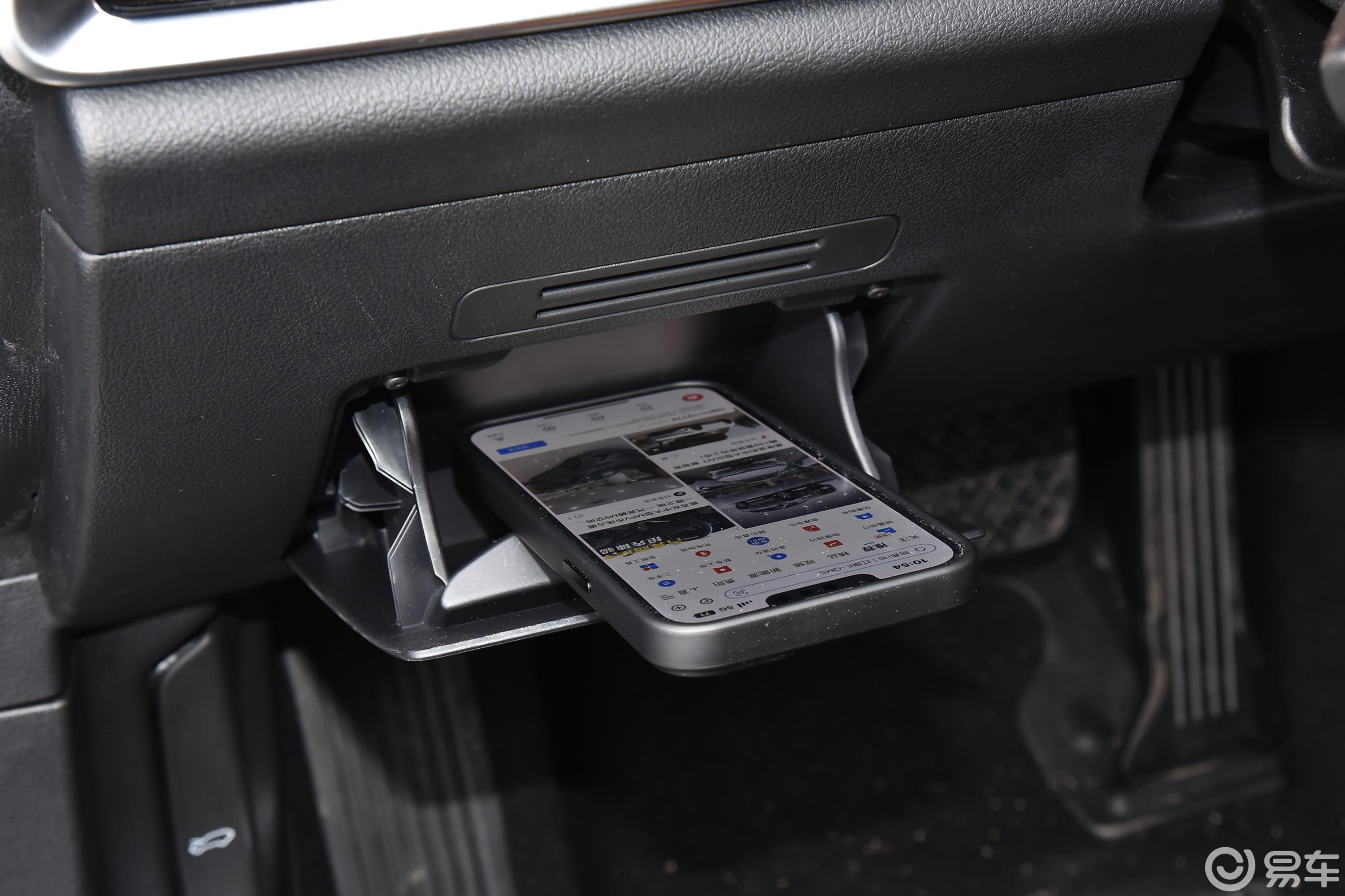 【奔腾T992.0T 尊享型(8AT)主驾驶位图片-汽车图片大全】-易车