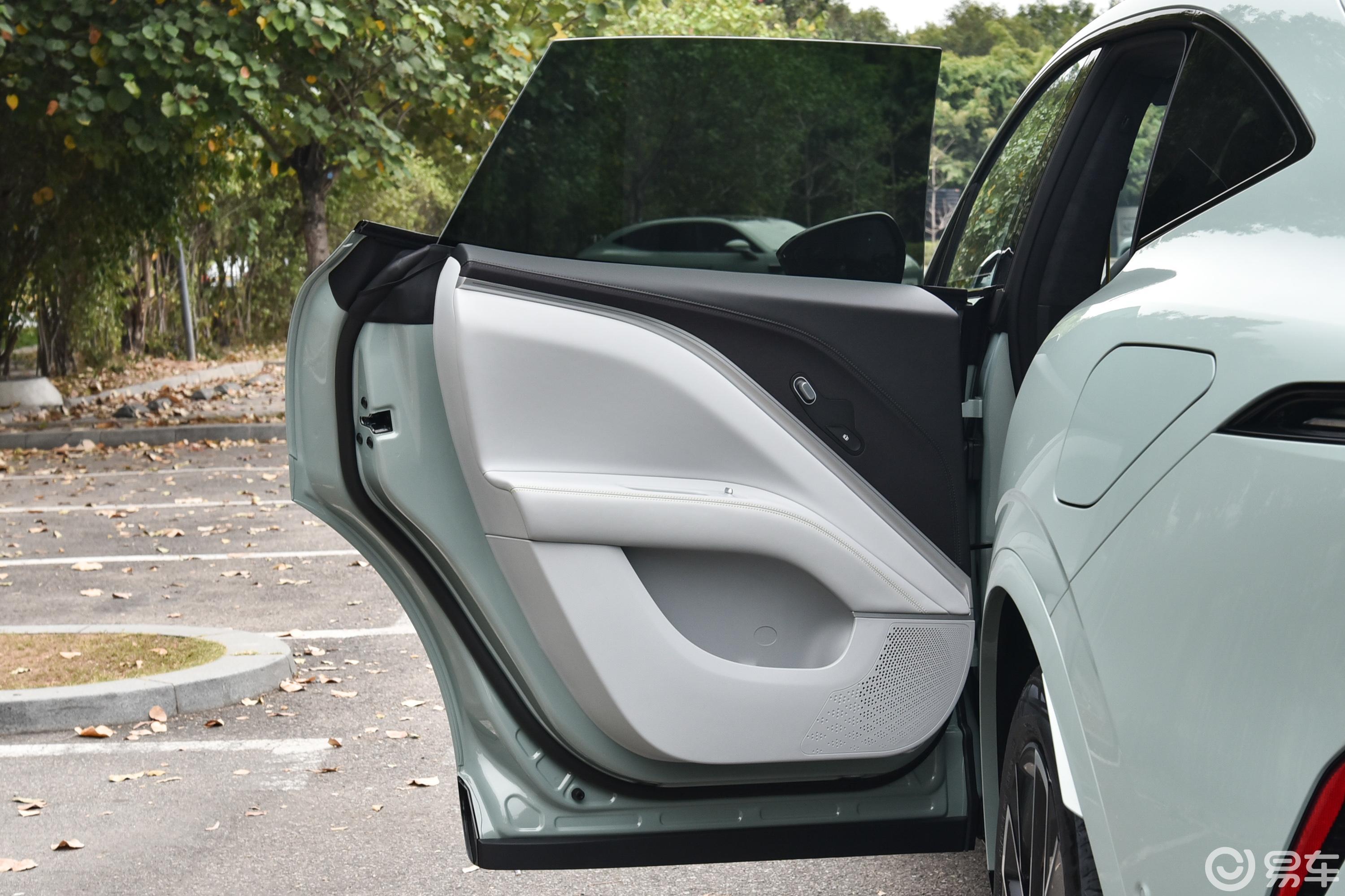 【阿维塔11705km 超长续航单电机版 4座驾驶员侧后车门图片-汽车图片大全】-易车