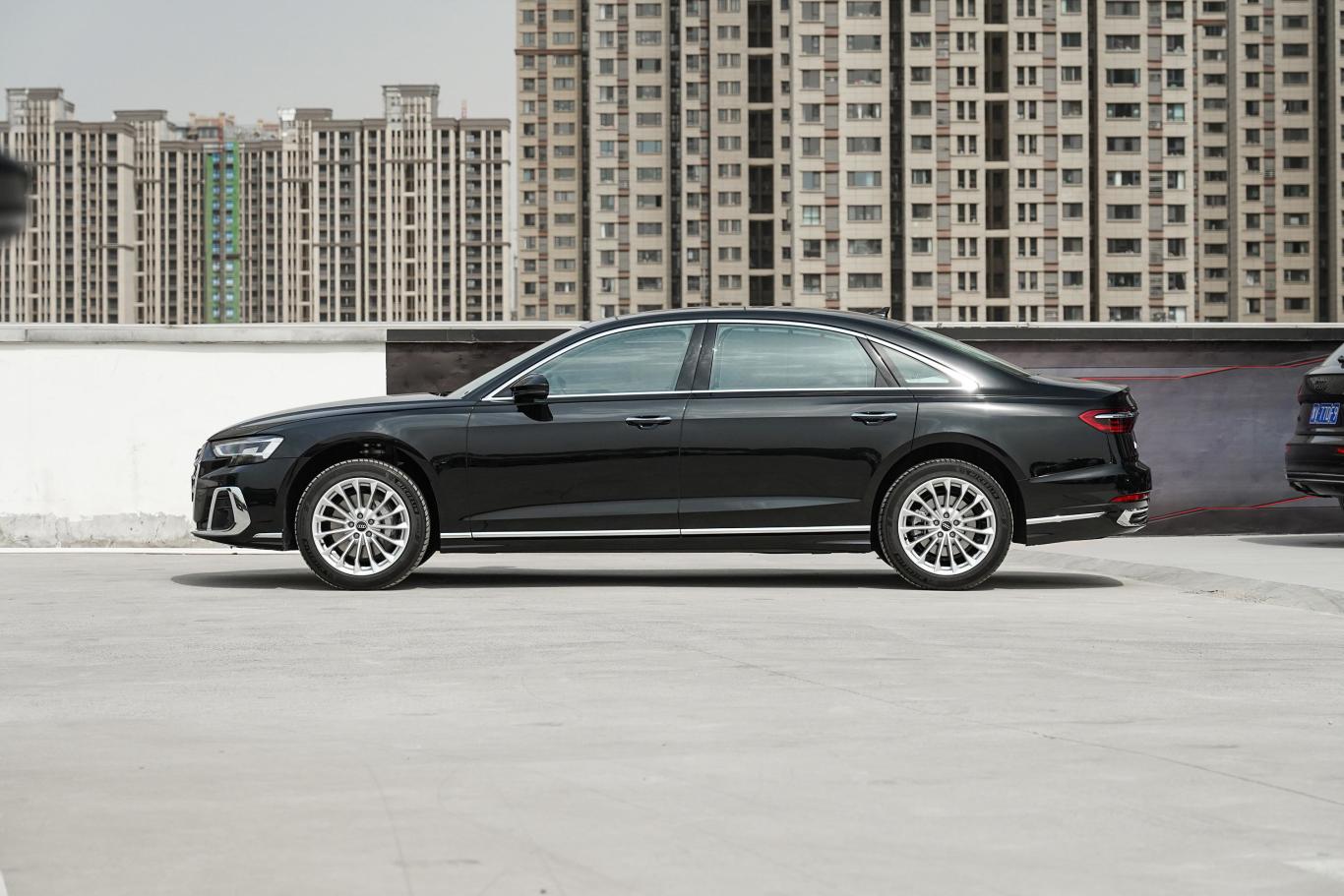 【奥迪A8改款 A8L 45 TFSI quattro 豪华型正侧车头向左水平图片-汽车图片大全】-易车