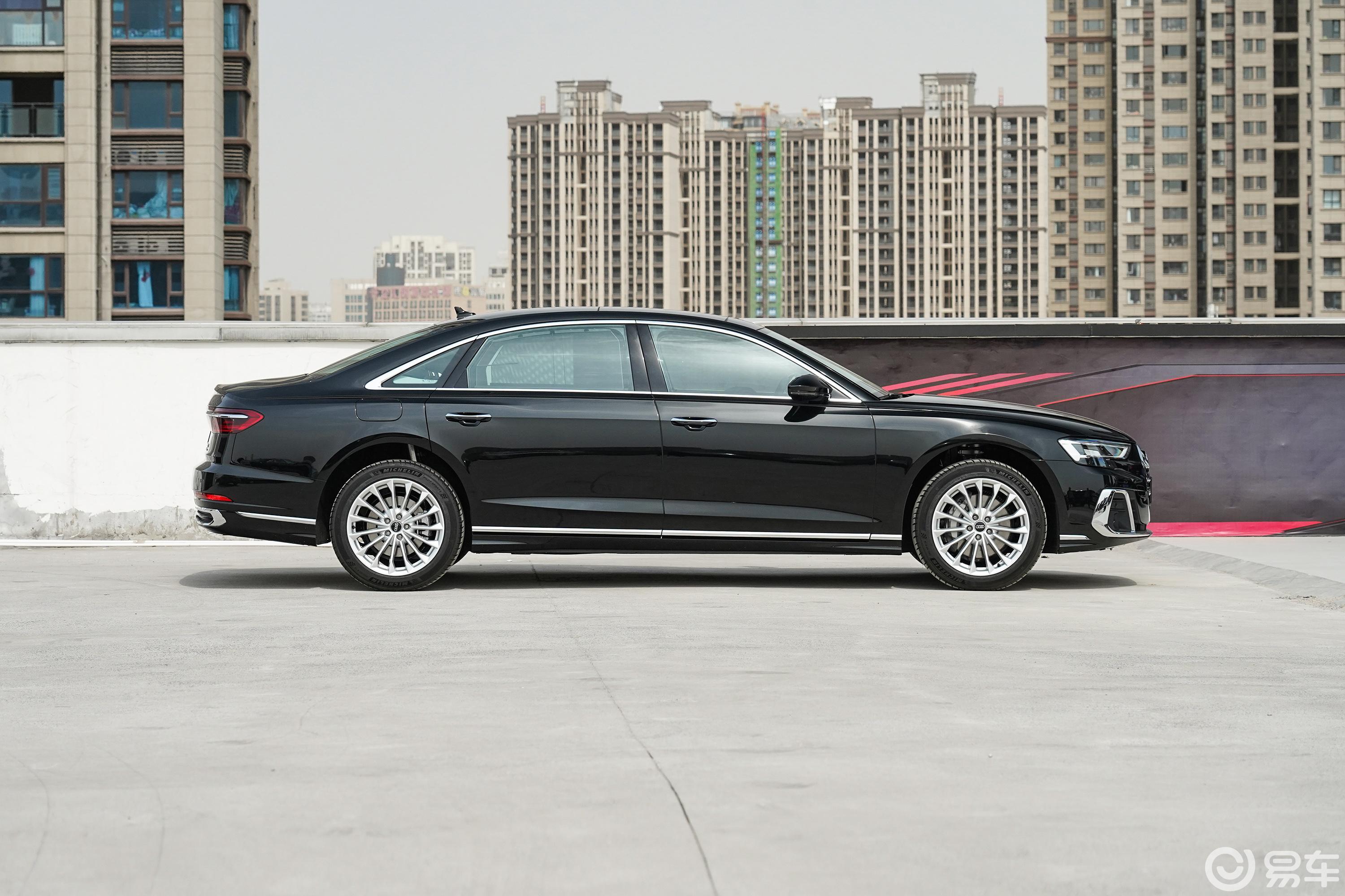 【奥迪A8改款 A8L 45 TFSI quattro 豪华型正侧车头向右水平图片-汽车图片大全】-易车