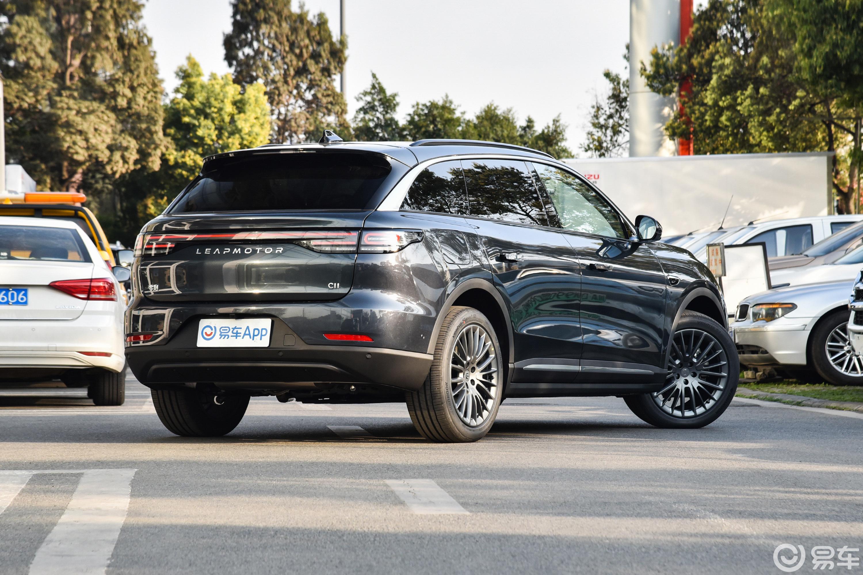 【零跑C11 增程版285km 285智享版侧后45度车头向右水平图片-汽车图片大全】-易车