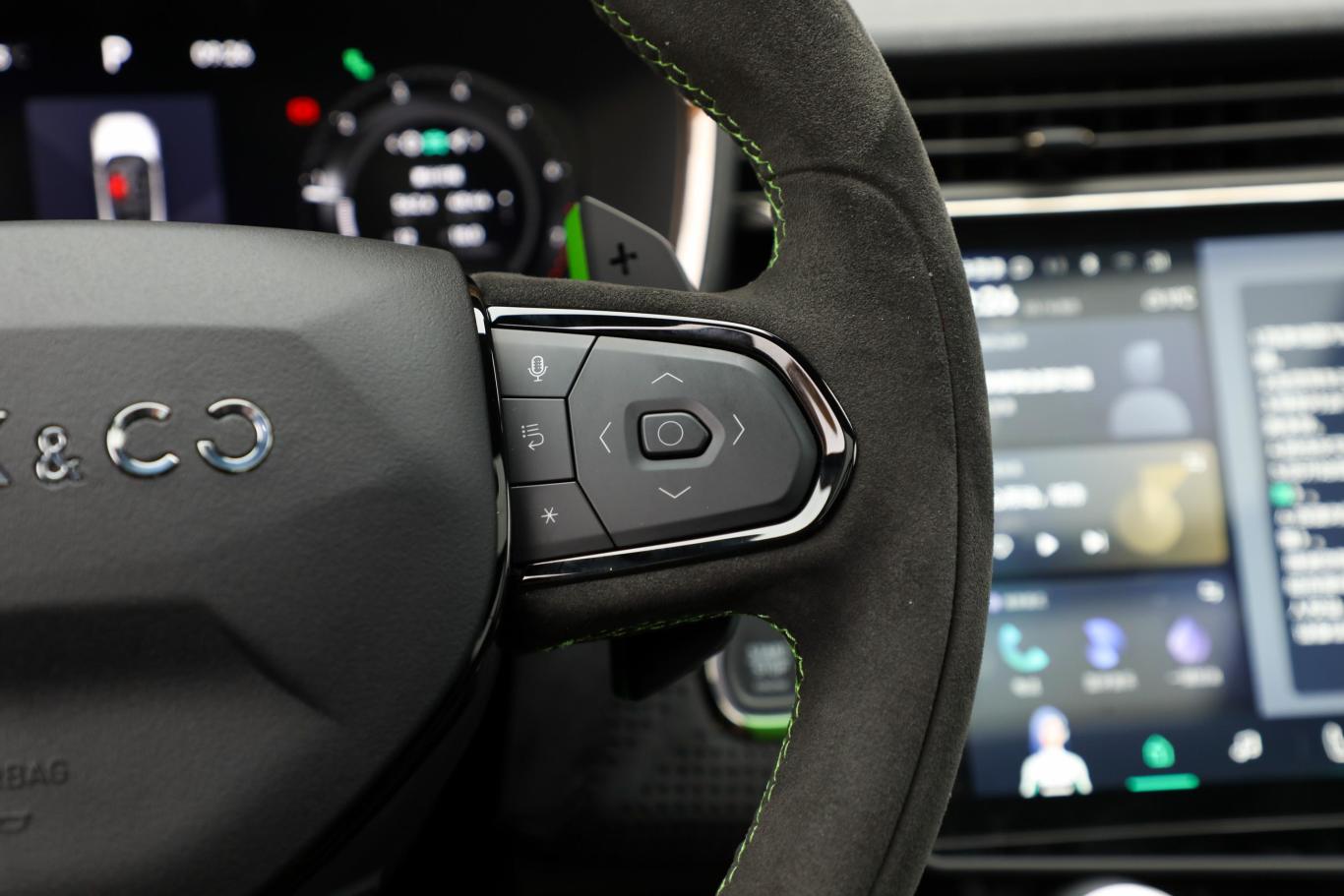 【领克0505+ 2.0T 四驱探索版右侧方向盘功能按键图片-汽车图片大全】-易车