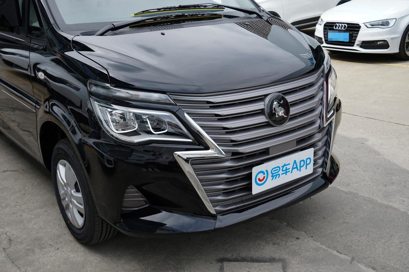 【菱智M5 1.6L 舒适型 7座前格栅侧俯拍图片-汽车图片大全】-易车