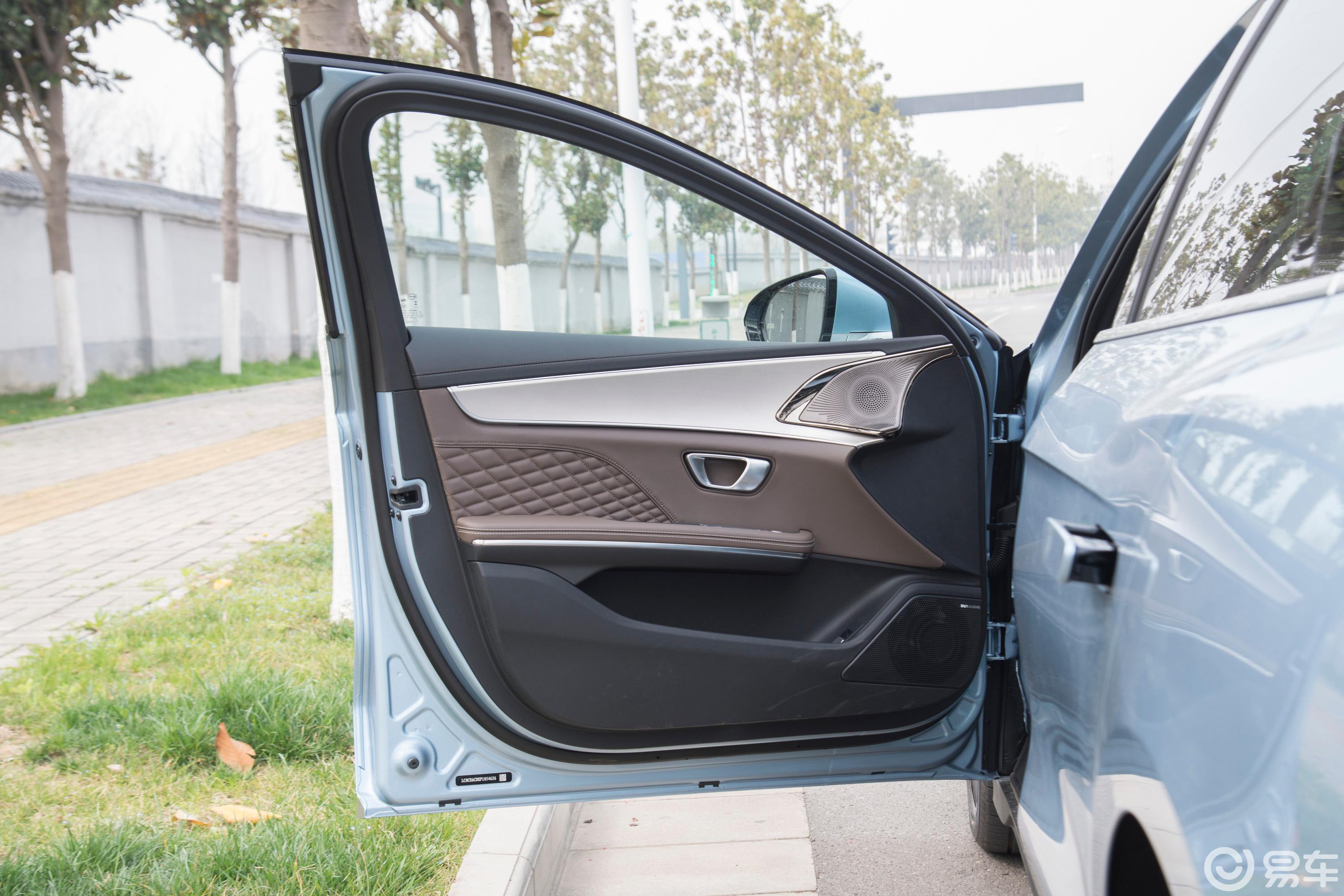 【汉EV 冠军版 605km 前驱尊贵型驾驶员侧前车门图片-汽车图片大全】-易车