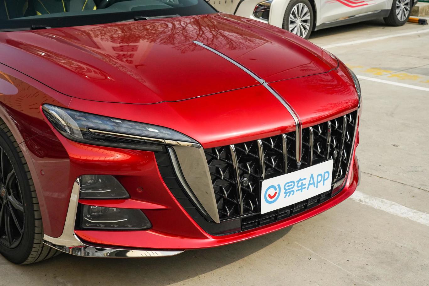 【红旗H62.0T 致臻版前格栅侧俯拍图片-汽车图片大全】-易车