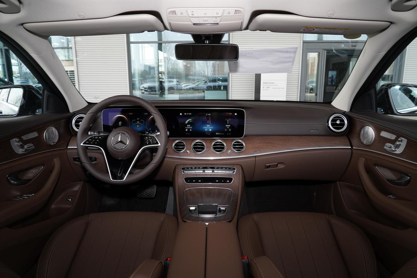 【奔驰E级改款 E 300 L 豪华型内饰全景正拍图片-汽车图片大全】-易车