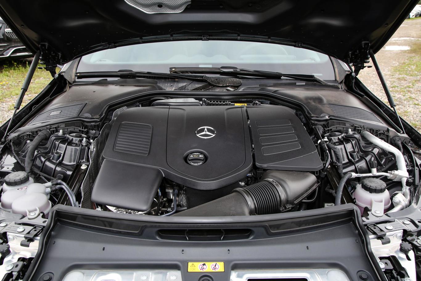 【奔驰C级改款 C 260 L 运动版发动机/电机特写图片-汽车图片大全】-易车