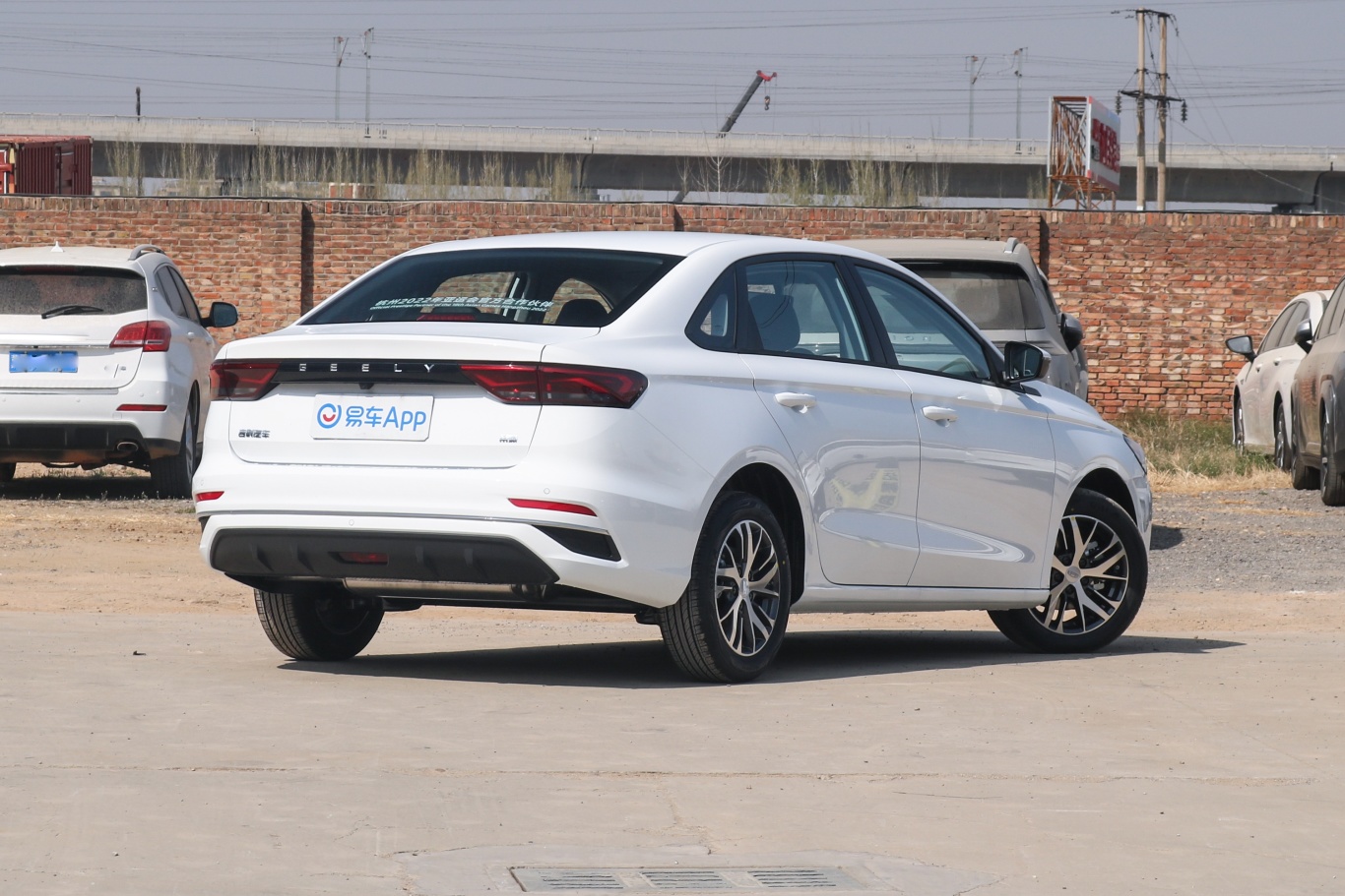 【帝豪冠军款 1.5L CVT豪华型侧后45度车头向右水平图片-汽车图片大全】-易车