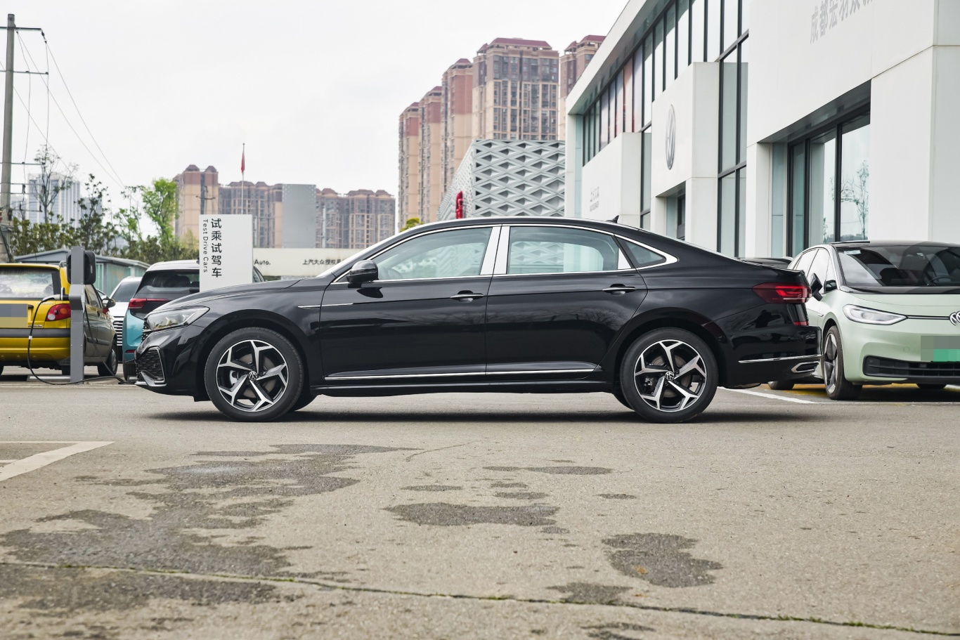 【帕萨特改款 330TSI 星空豪华版正侧车头向左水平图片-汽车图片大全】-易车