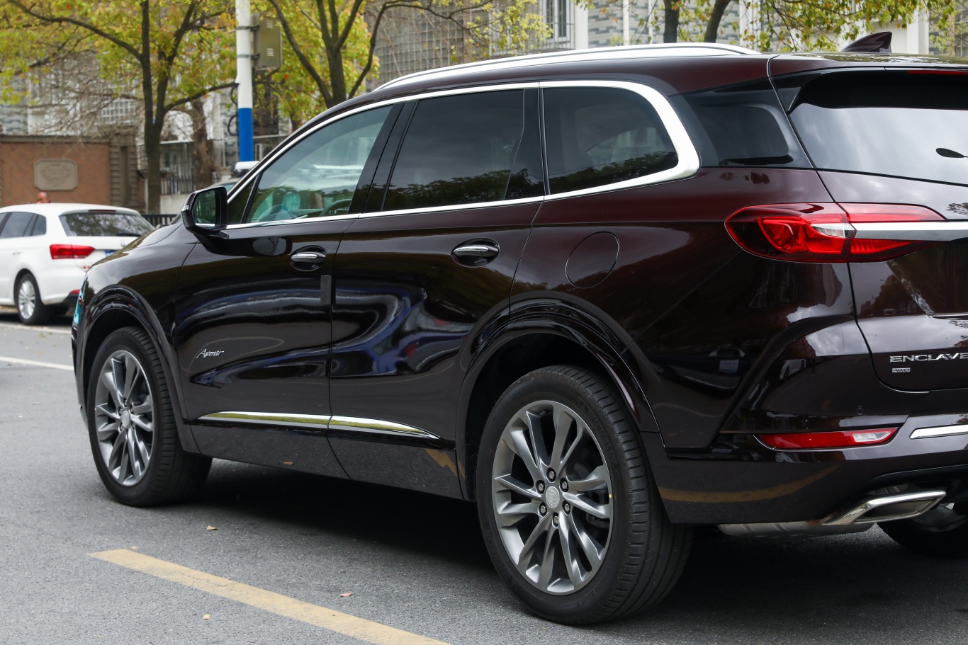 【昂科旗652T 四驱Avenir艾维亚 6座外观细节图片-汽车图片大全】-易车