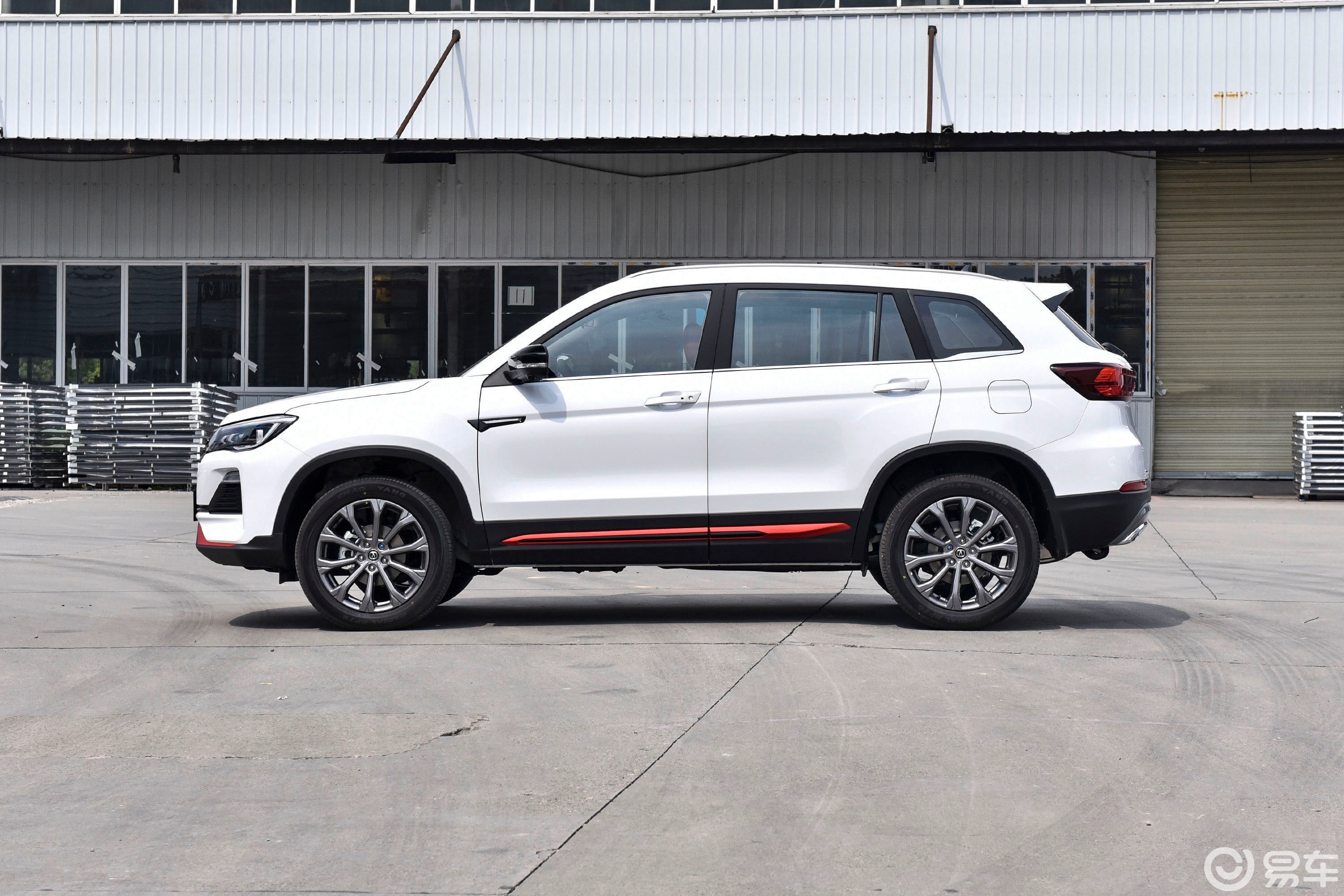 【长安CS75畅享版 1.5T 自动尊贵版正侧车头向左水平图片-汽车图片大全】-易车