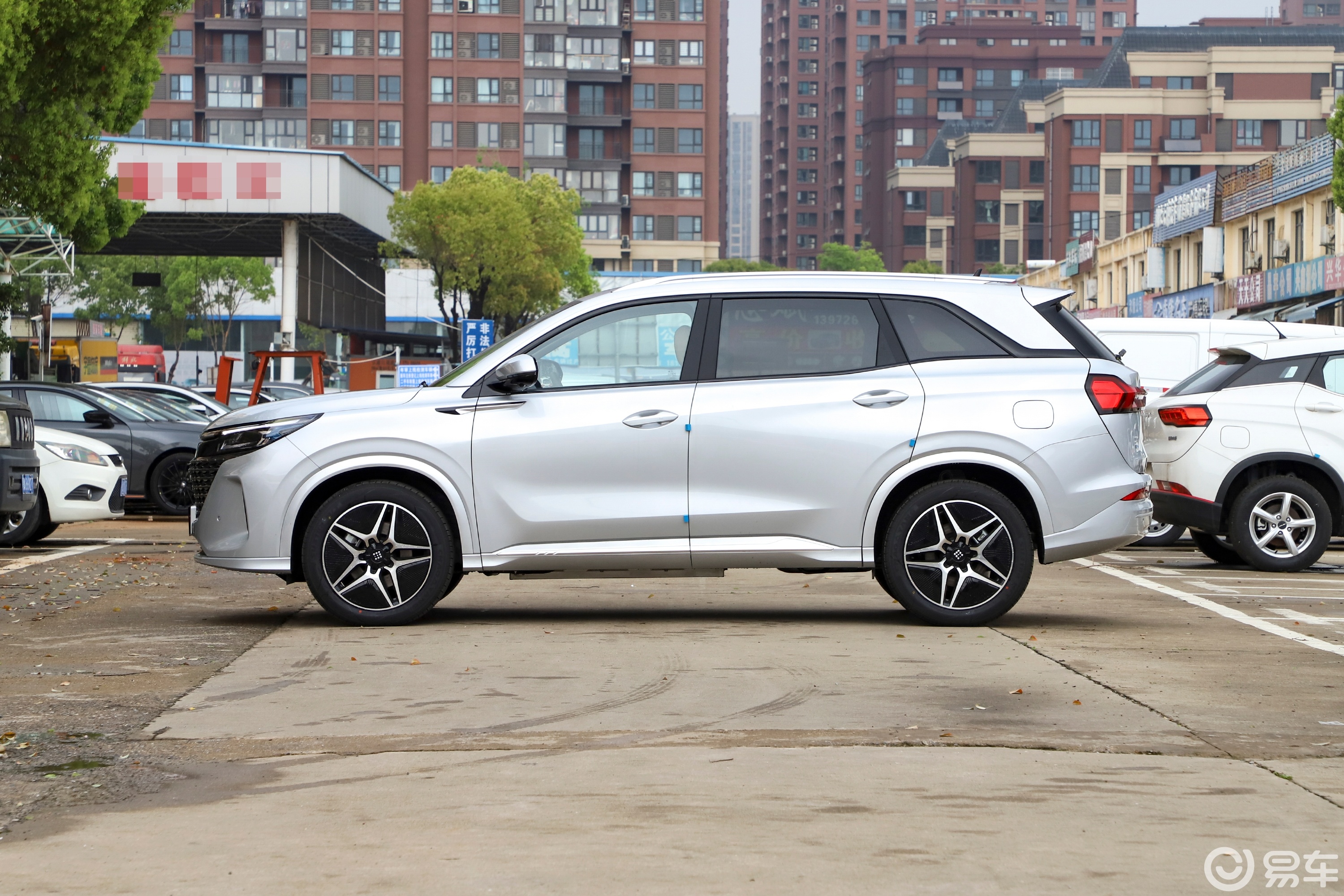 【蓝电E51.5L 94km 旗舰型 5座正侧车头向左水平图片-汽车图片大全】-易车