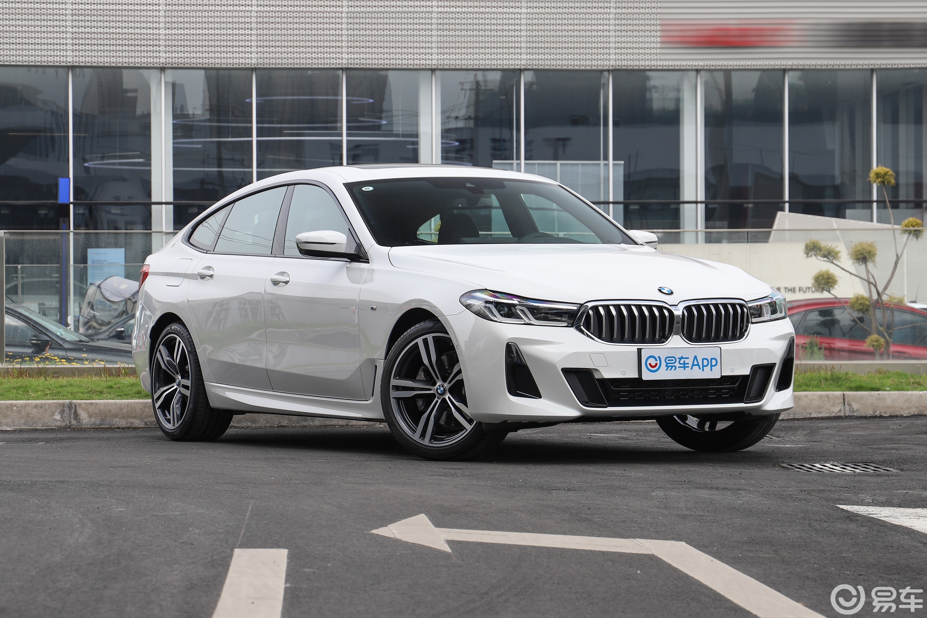 【宝马6系GT630i M运动套装侧前45度车头向右水平图片-汽车图片大全】-易车