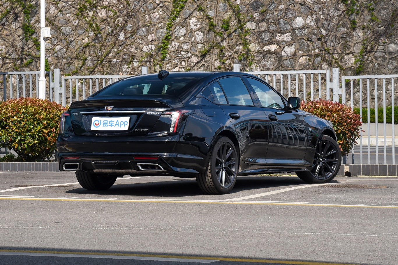 【凯迪拉克CT528T 铂金超级辅助驾驶版侧后45度车头向右水平图片-汽车图片大全】-易车