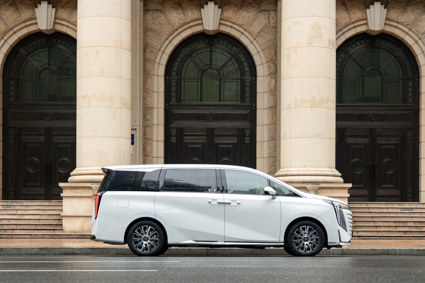 【传祺E9图片-汽车图片大全】-易车