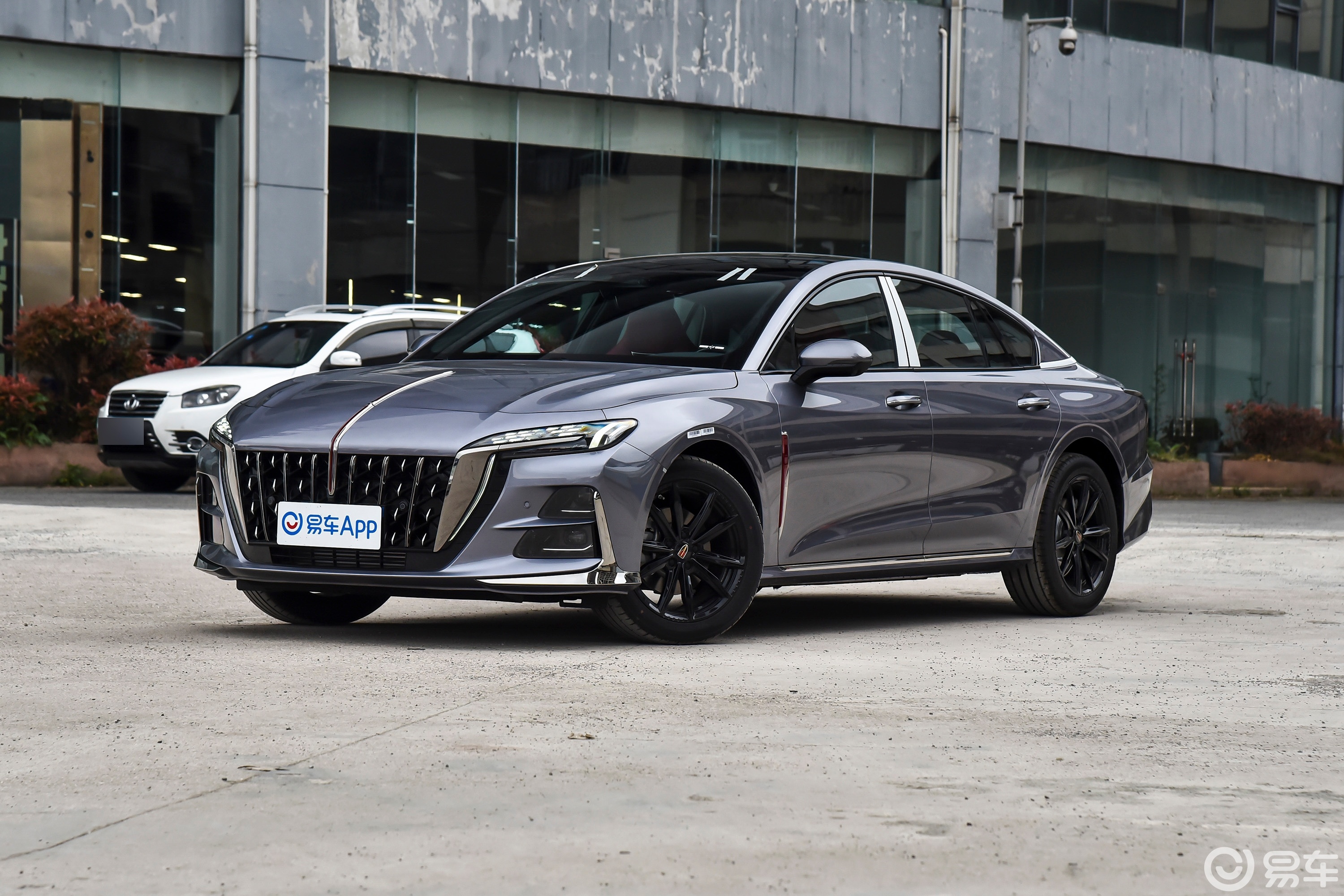 【红旗H62.0T 致尚版侧前45度车头向左水平图片-汽车图片大全】-易车