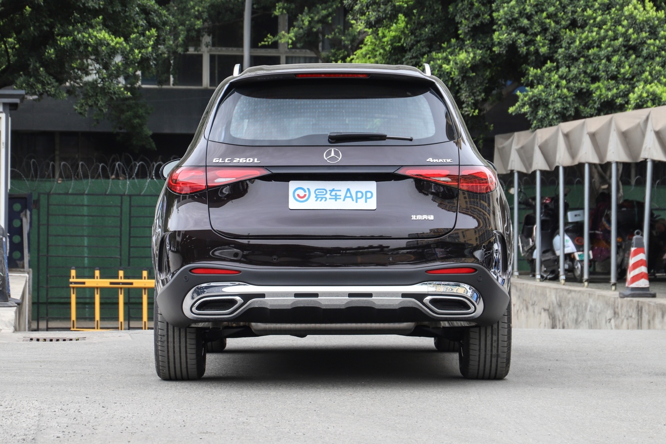 【奔驰GLCGLC 260 L 4MATIC 动感型 5座正后水平图片-汽车图片大全】-易车