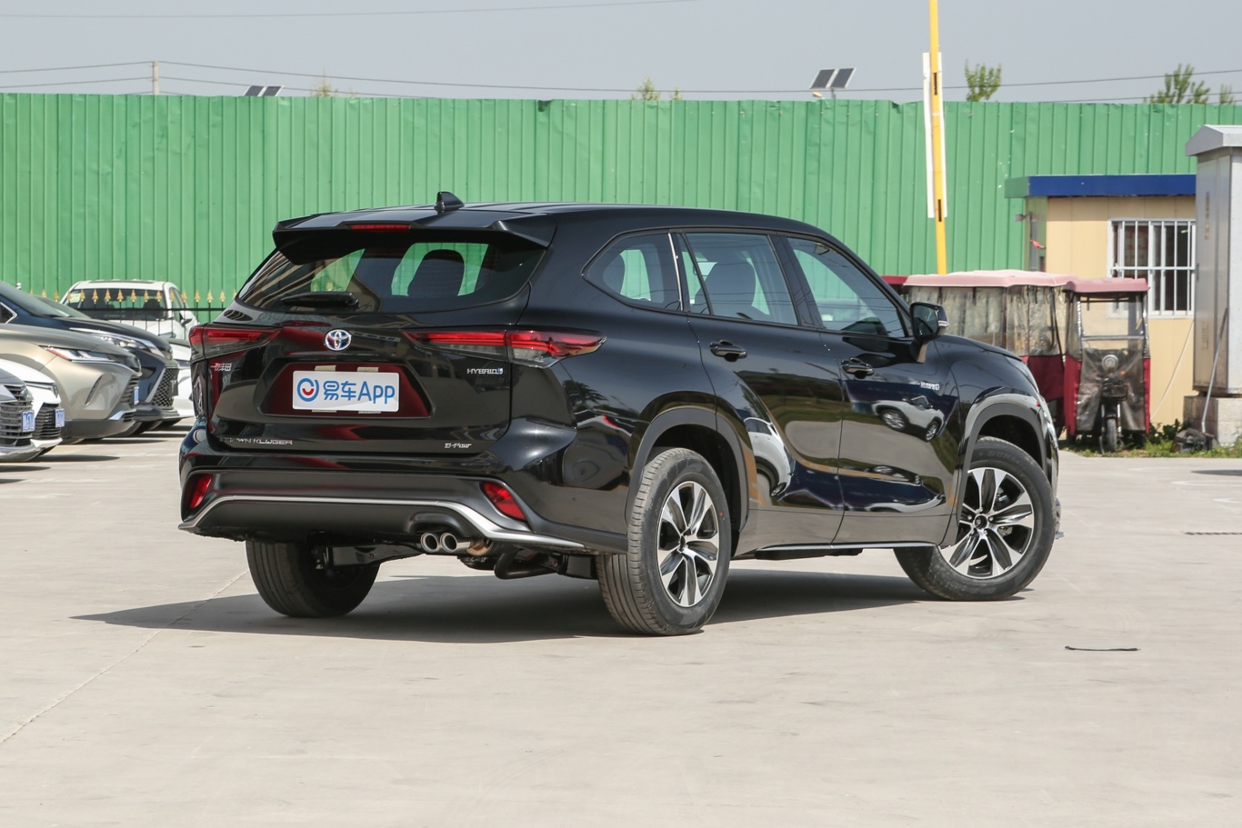 【皇冠陆放HEV 2.5L 四驱精英版 7座侧后45度车头向右水平图片-汽车图片大全】-易车