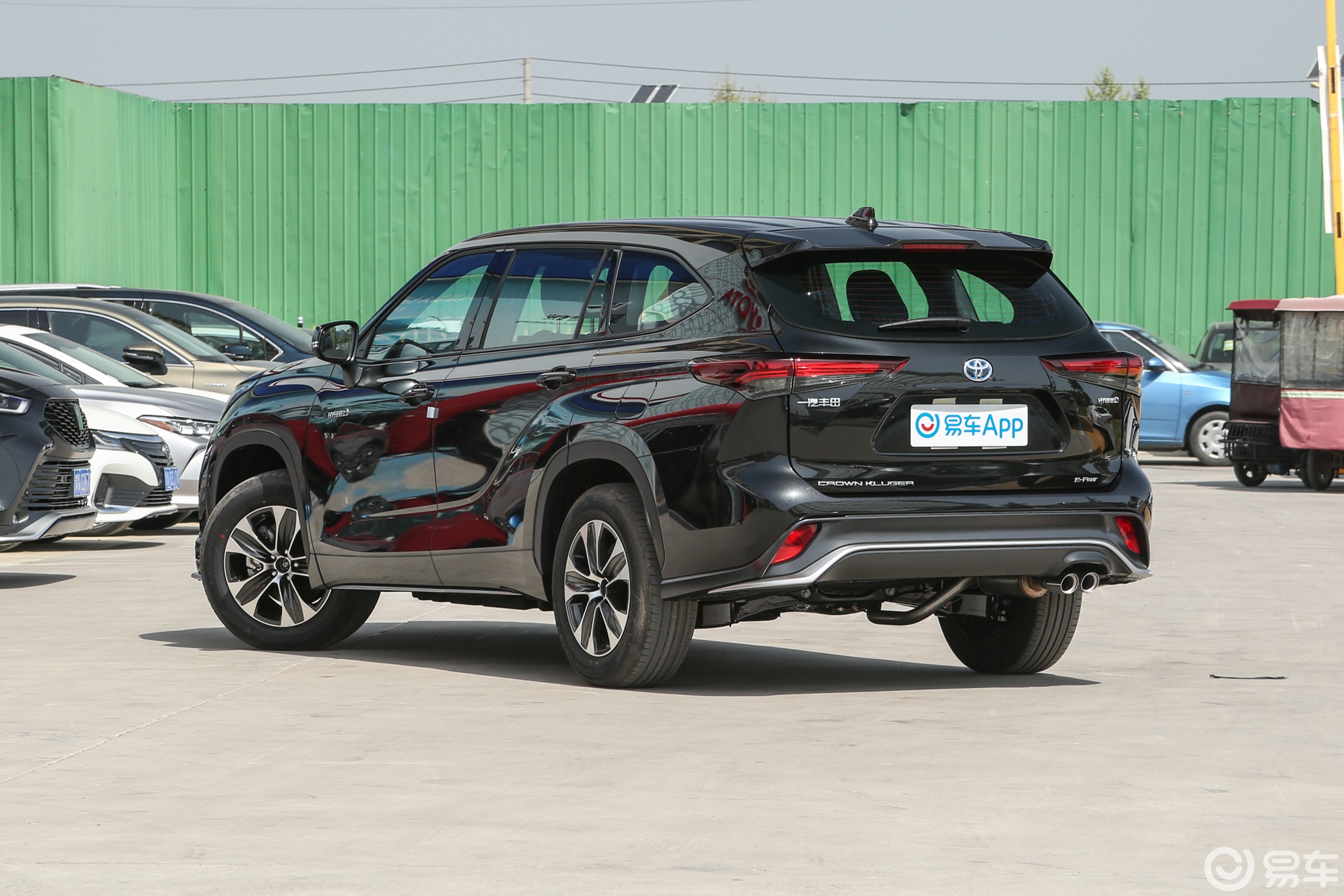 【皇冠陆放HEV 2.5L 四驱精英版 7座侧后45度车头向左水平图片-汽车图片大全】-易车