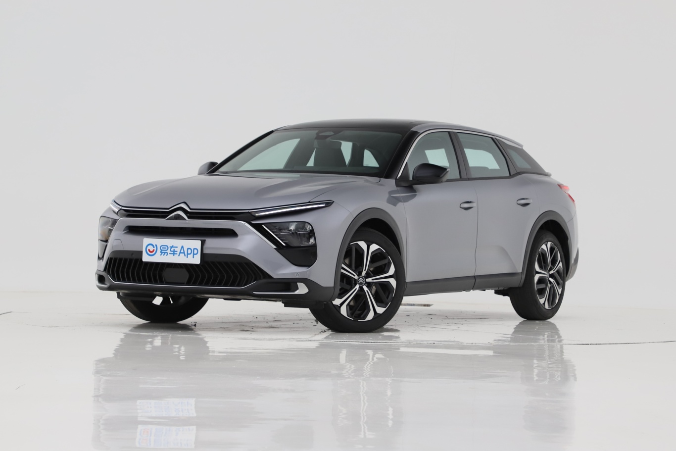 【凡尔赛C5 X1.6T 势不凡侧前45度车头向左水平图片-汽车图片大全】-易车