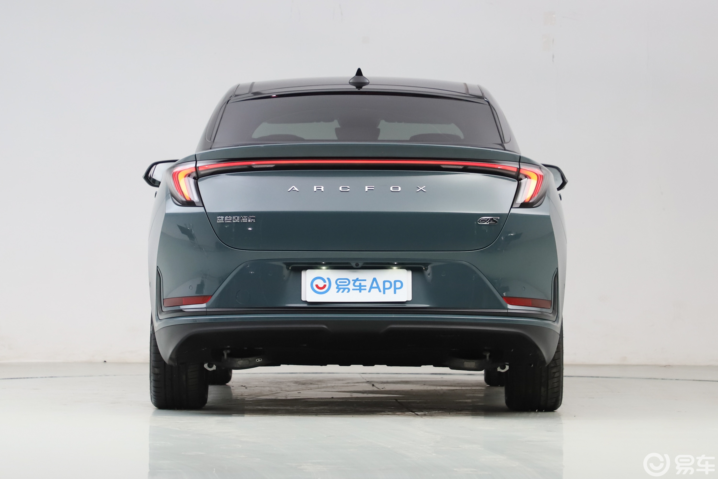 【极狐 阿尔法S森林版 735E+ 前驱 电机160kW正后水平图片-汽车图片大全】-易车