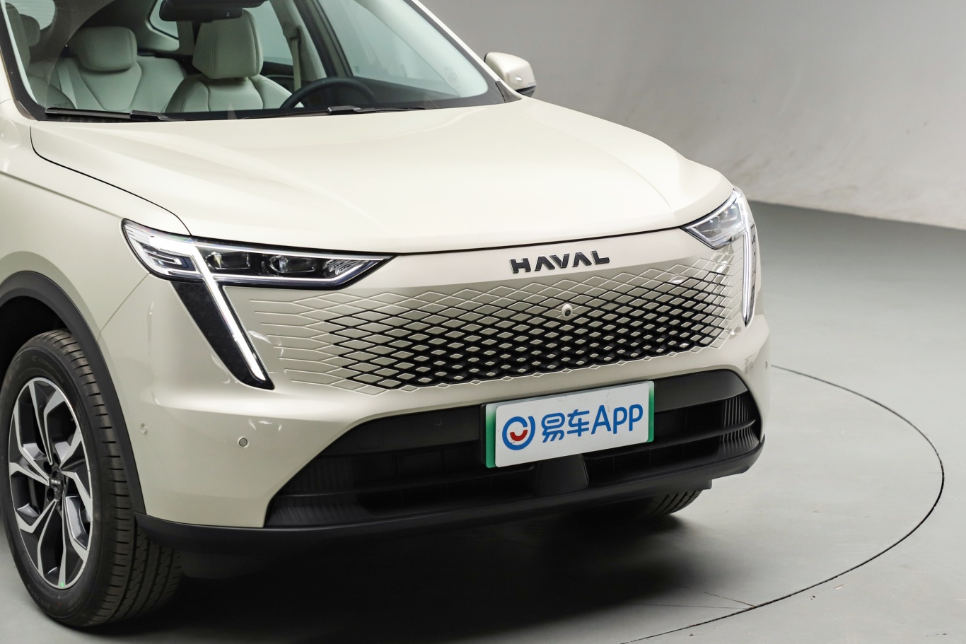 【哈弗枭龙MAX1.5L 105km 四驱智能旗舰版前格栅侧俯拍图片-汽车图片大全】-易车