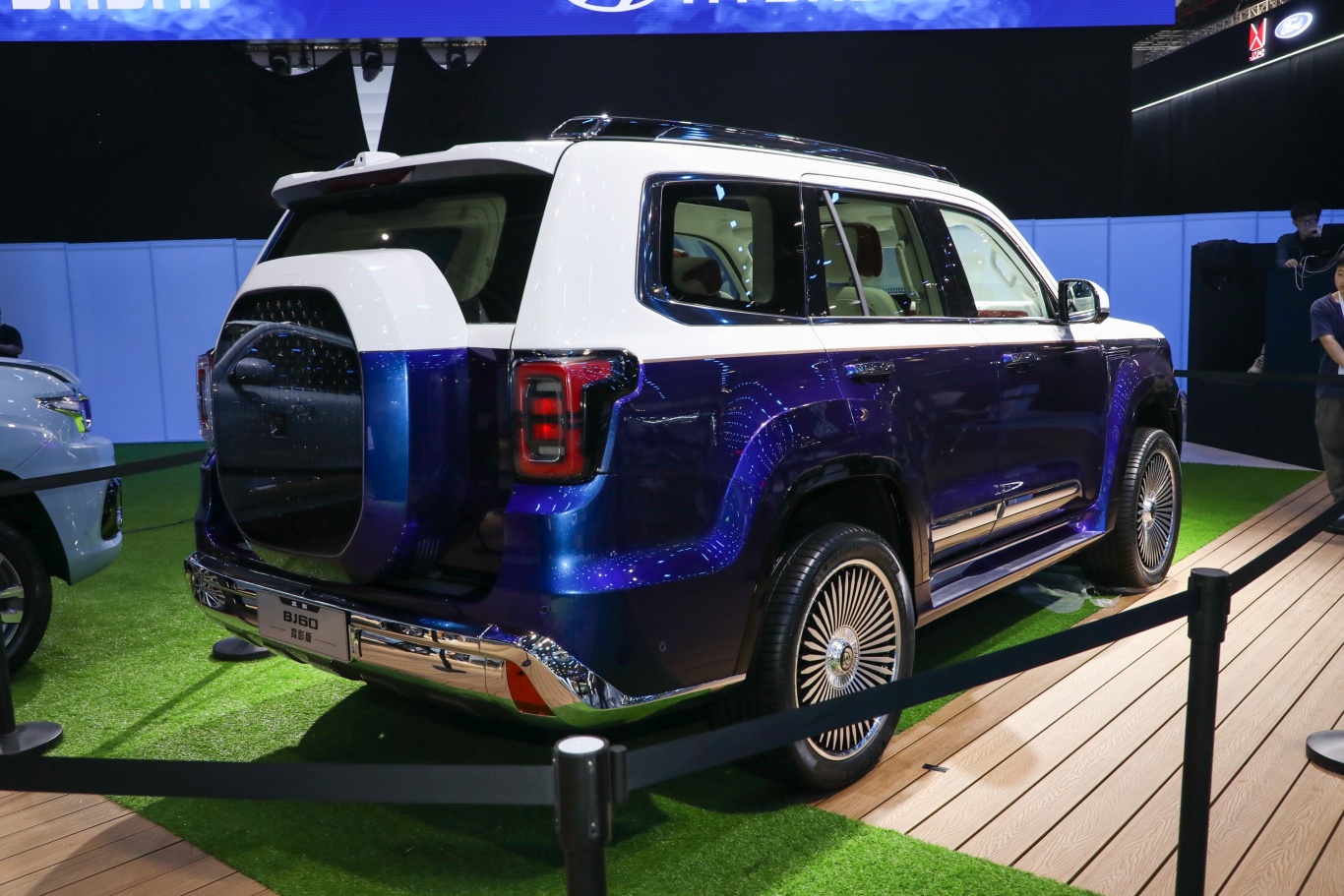 【北京越野BJ602.0T 霓影版图片-汽车图片大全】-易车