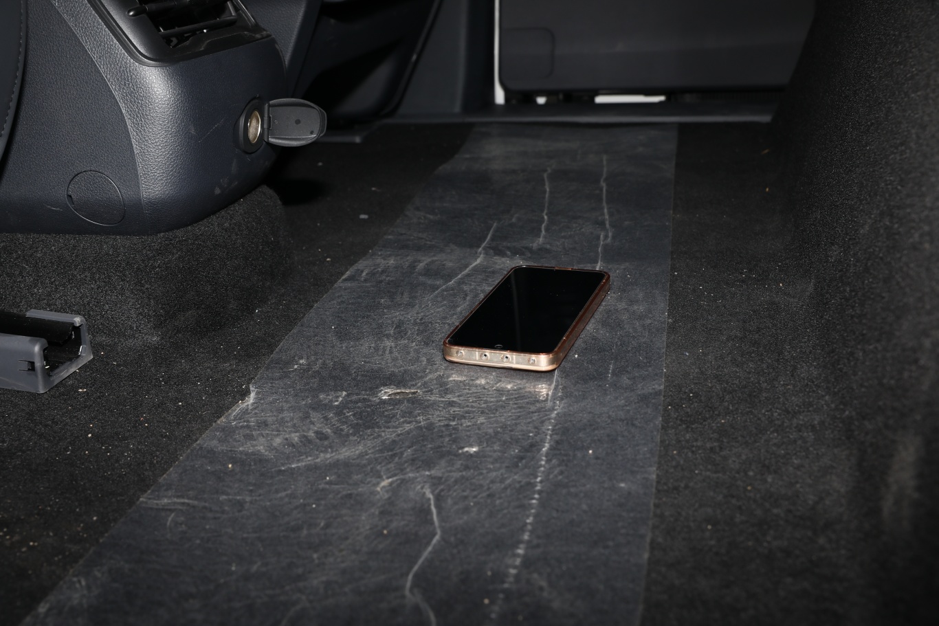 【奔腾NATPRO 425km 舒享出行版后排地板中间位置图片-汽车图片大全】-易车